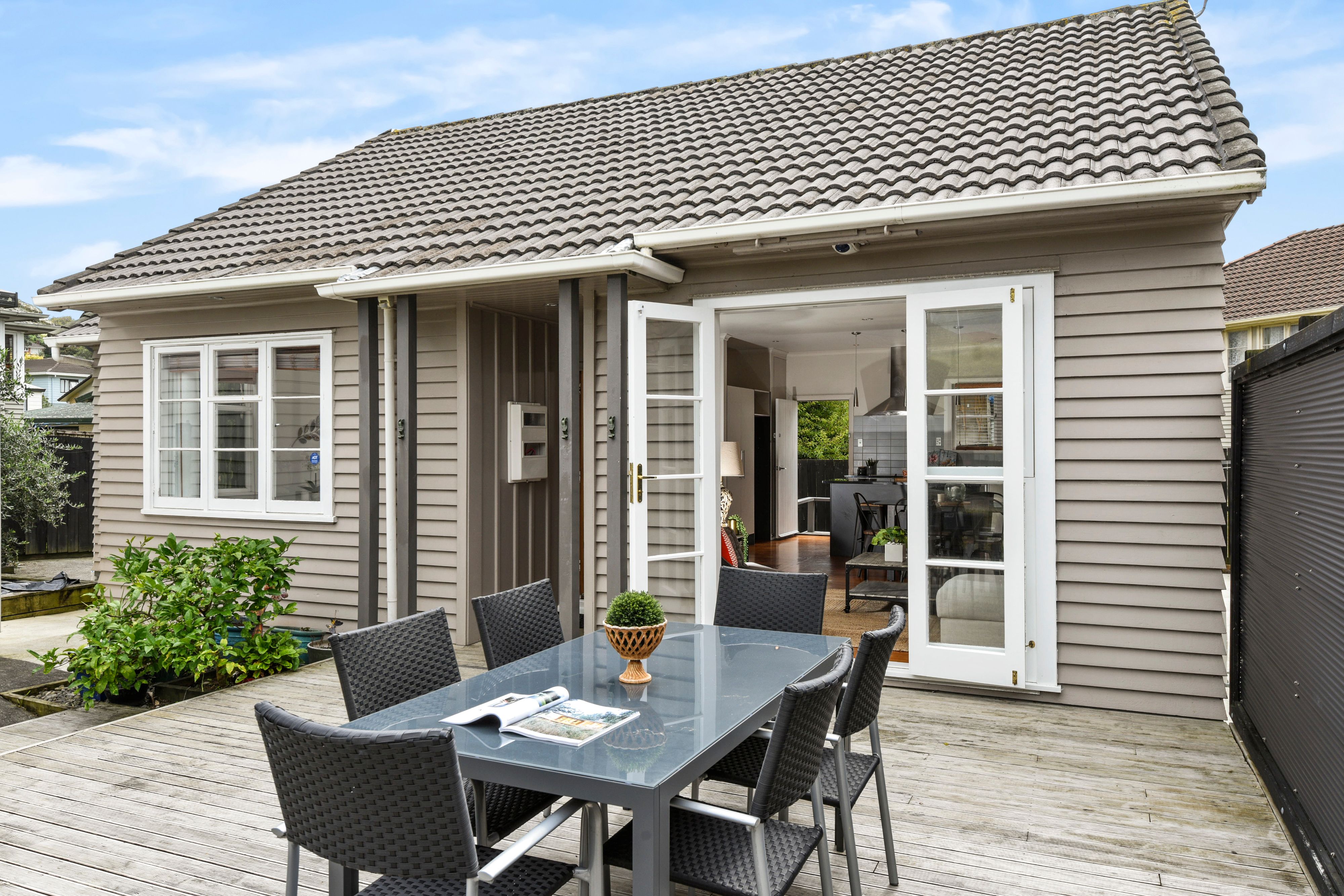 44 Apirana Avenue, Glen Innes, Auckland City 1072 - Sold House - Ray ...