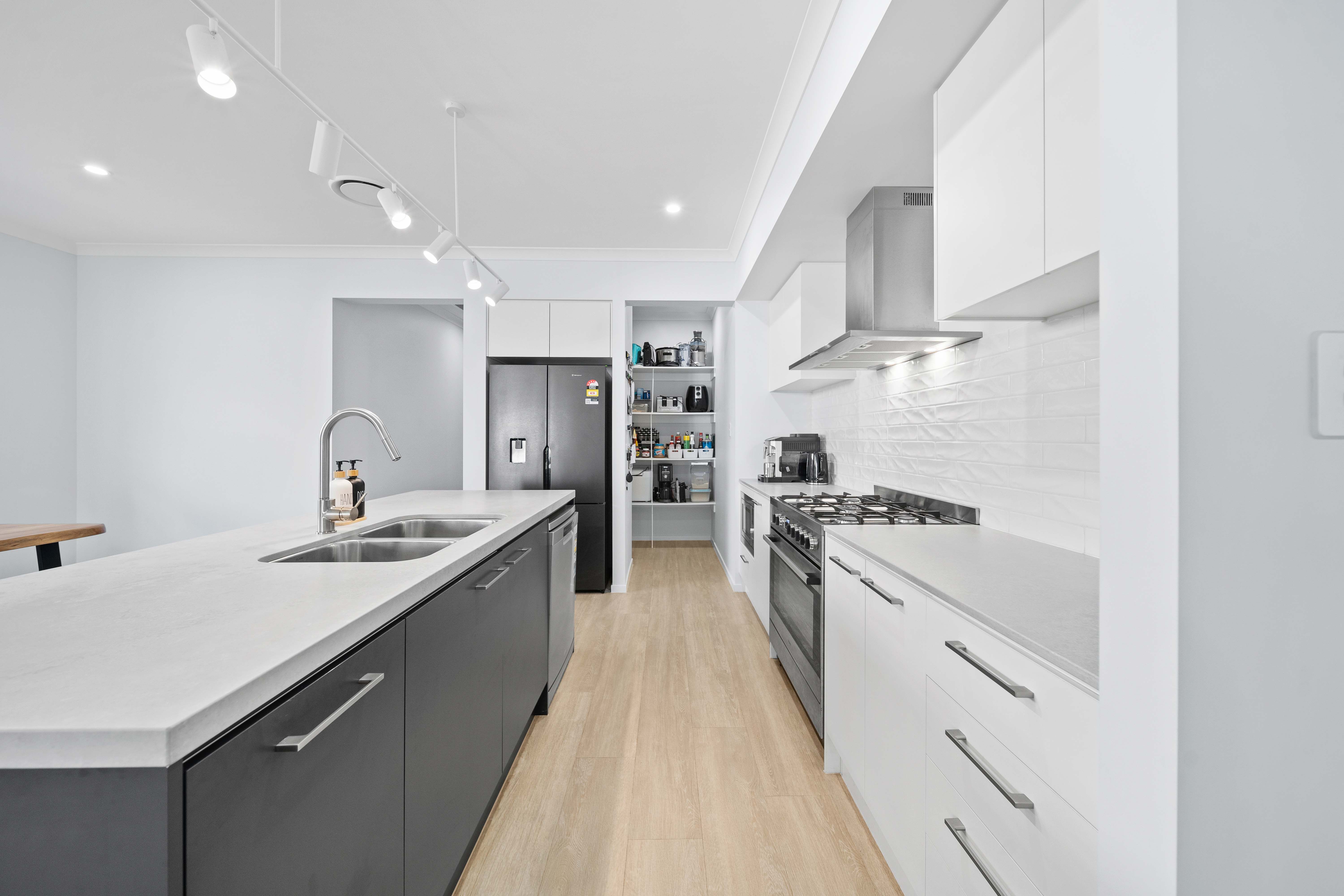 15 Lillypilly Street, Bahrs Scrub, QLD 4207 - Sold House - Ray White ...