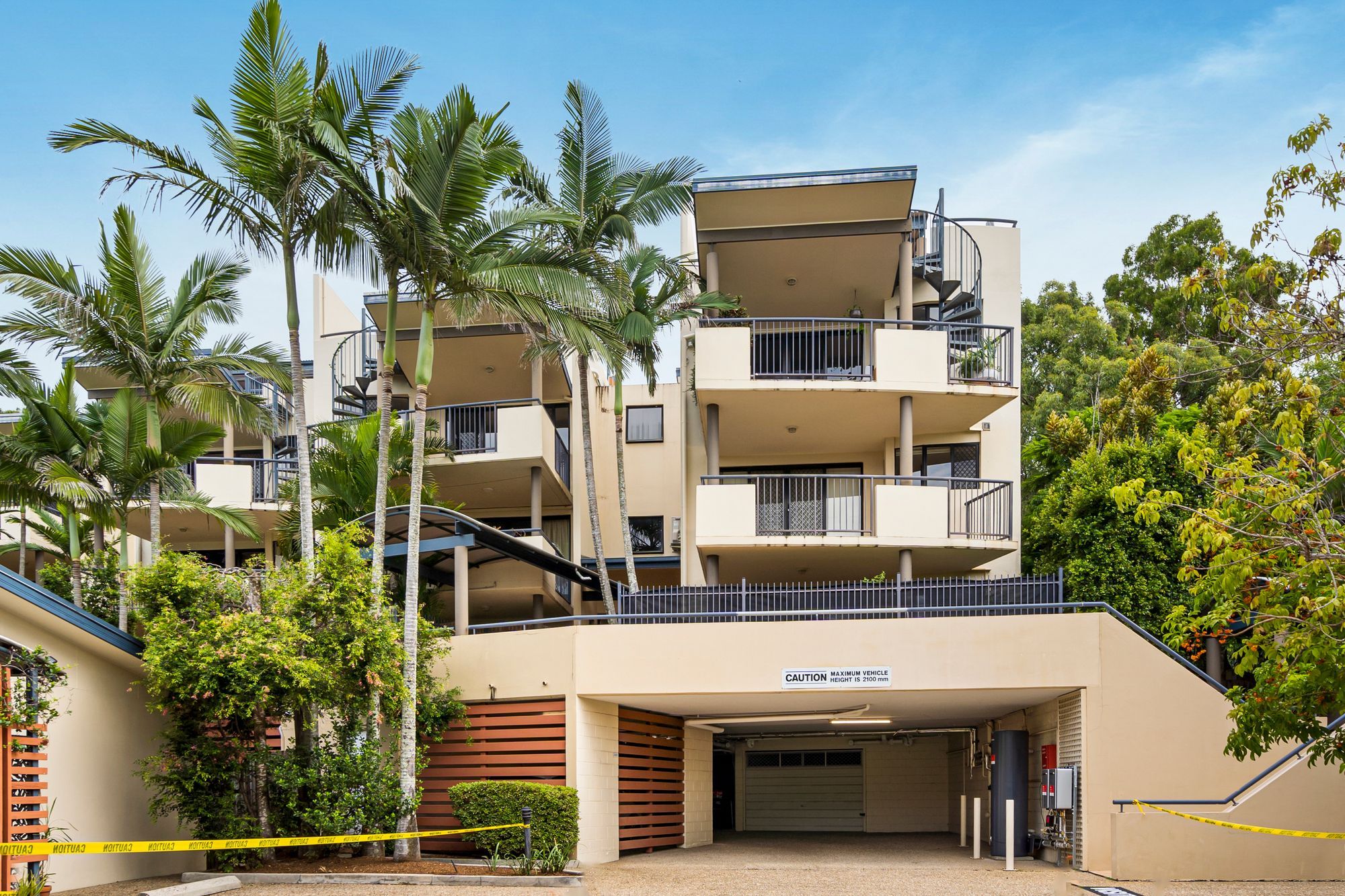 4/182 Carmody Road, St Lucia, QLD 4067 - Sold Apartment - Ray White ...