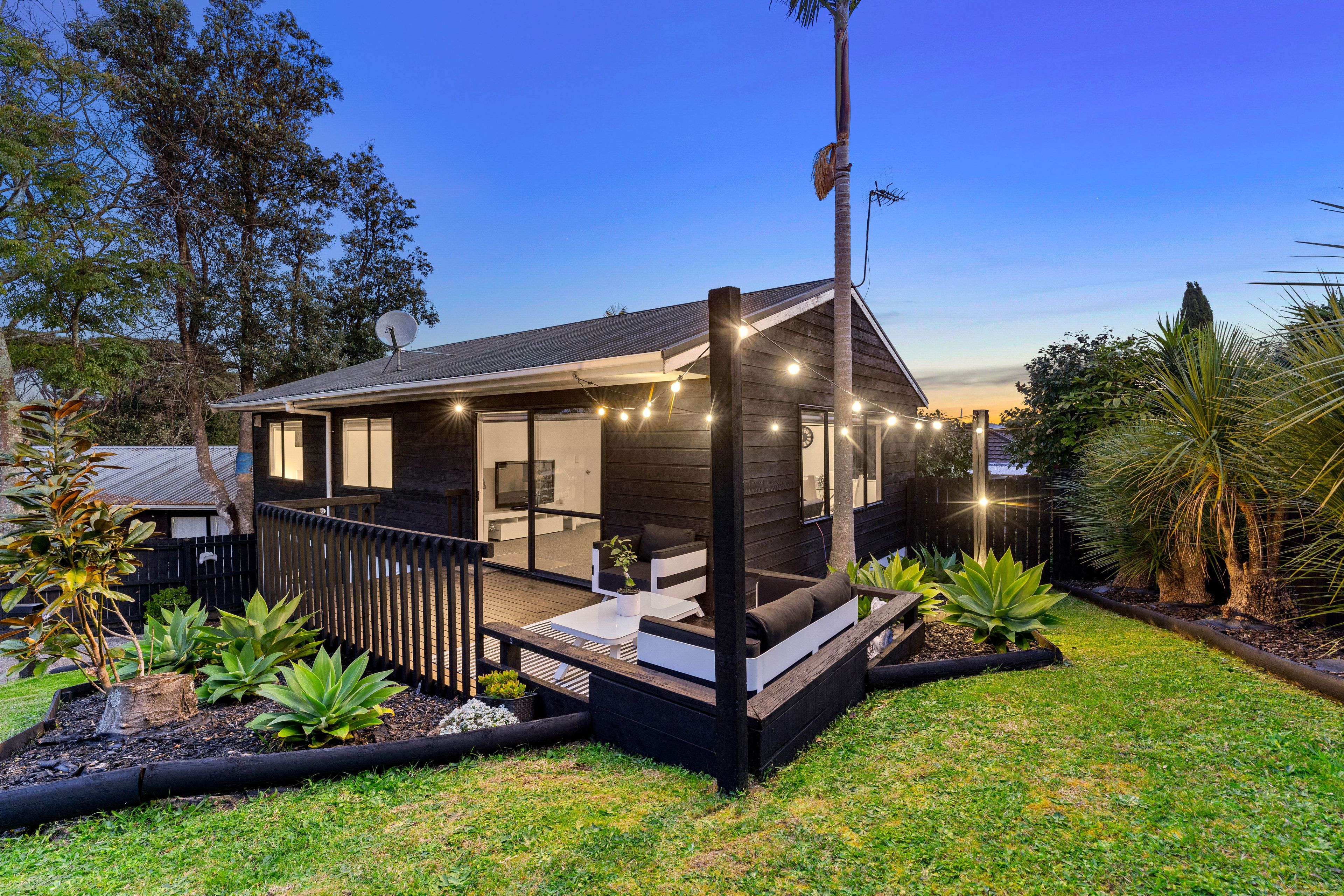 15B Valecrest Place, Glenfield, North Shore City 0629 - Sold House ...