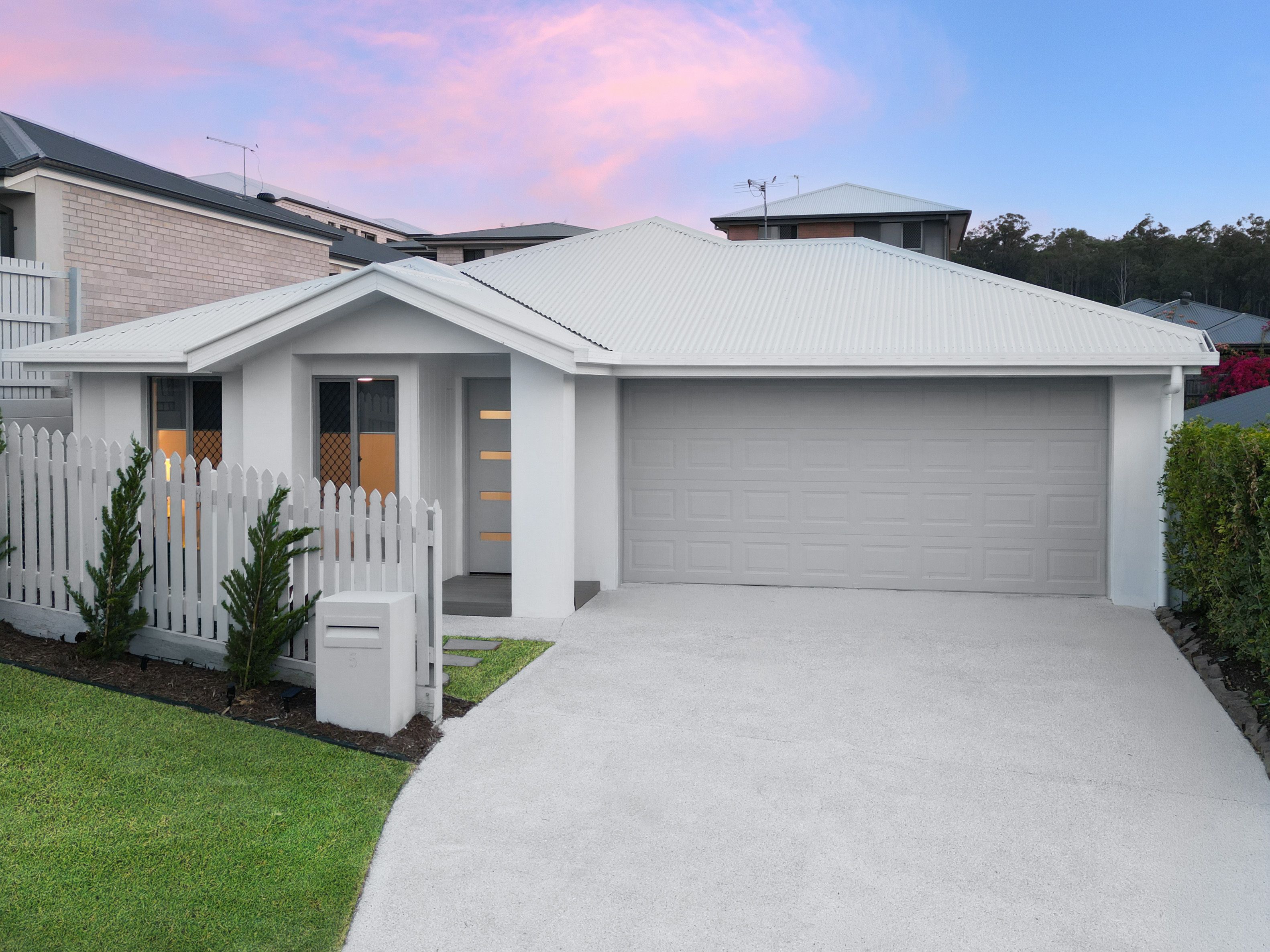 5 Broadaxe Street, SPRING MOUNTAIN, QLD 4300 - Sold House - Ray White ...