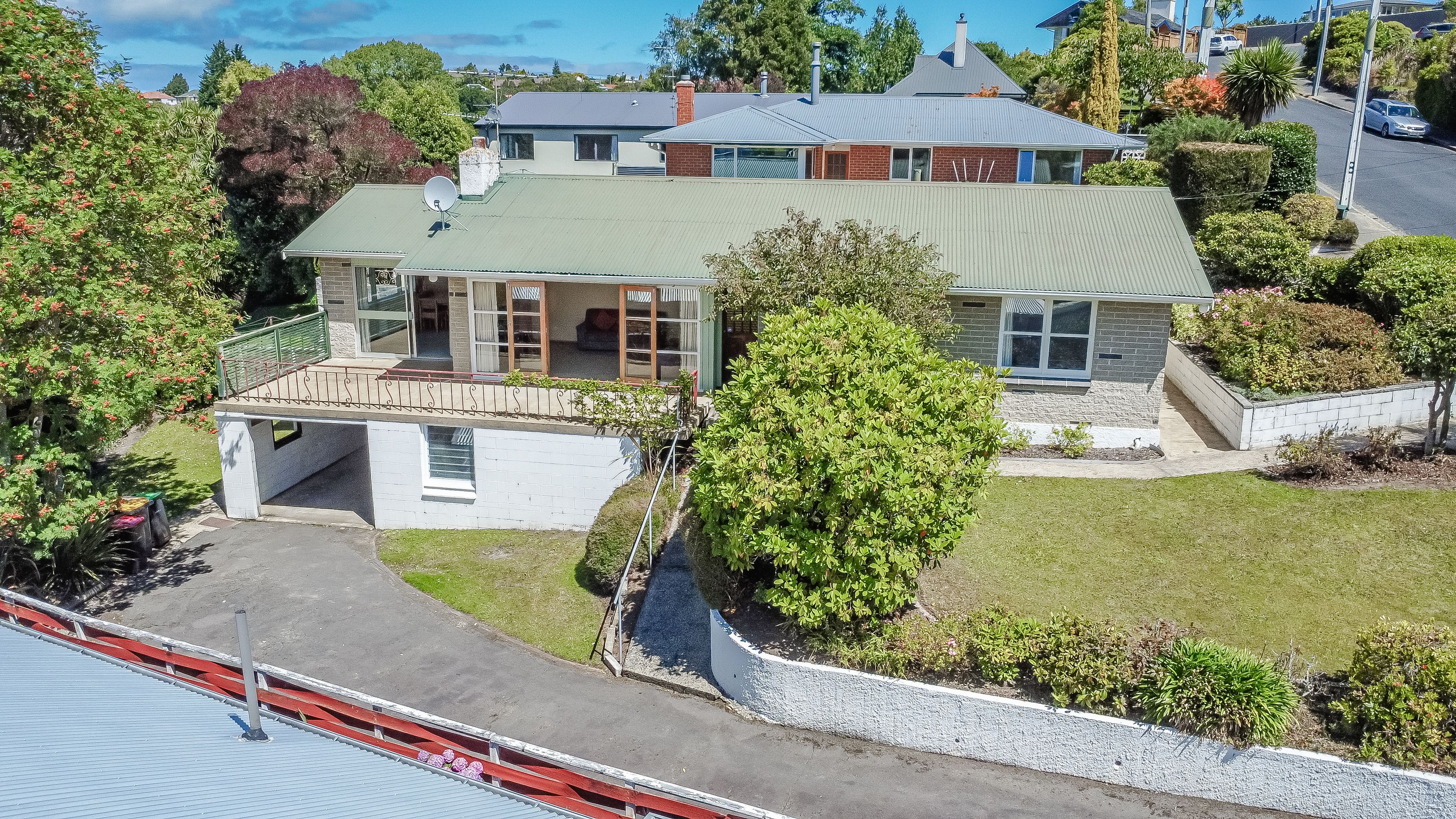 39 Centennial Avenue, Helensburgh, Dunedin City 9010 - Sold House - Ray ...