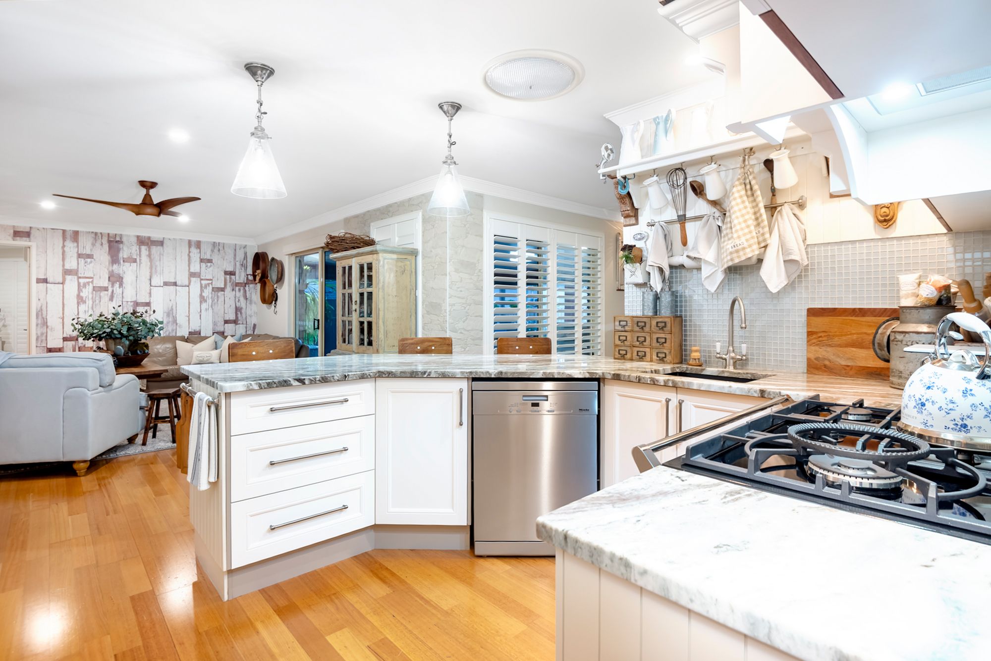 66 Laricina Circuit, Forest Lake, QLD 4078 - Sold House - Ray White ...