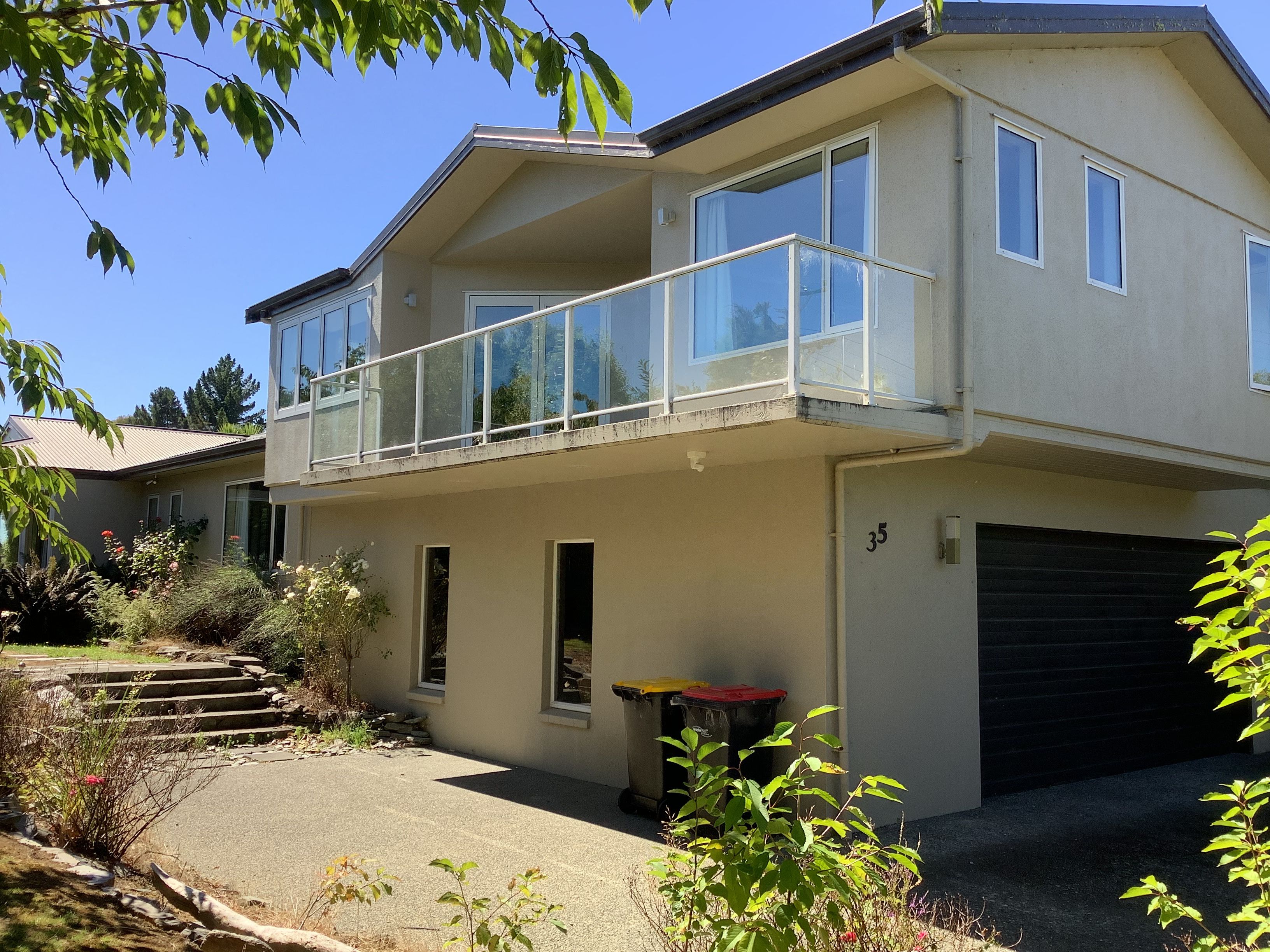 35 View Street, Manapouri, Southland District 9643 - Leased House - Ray ...