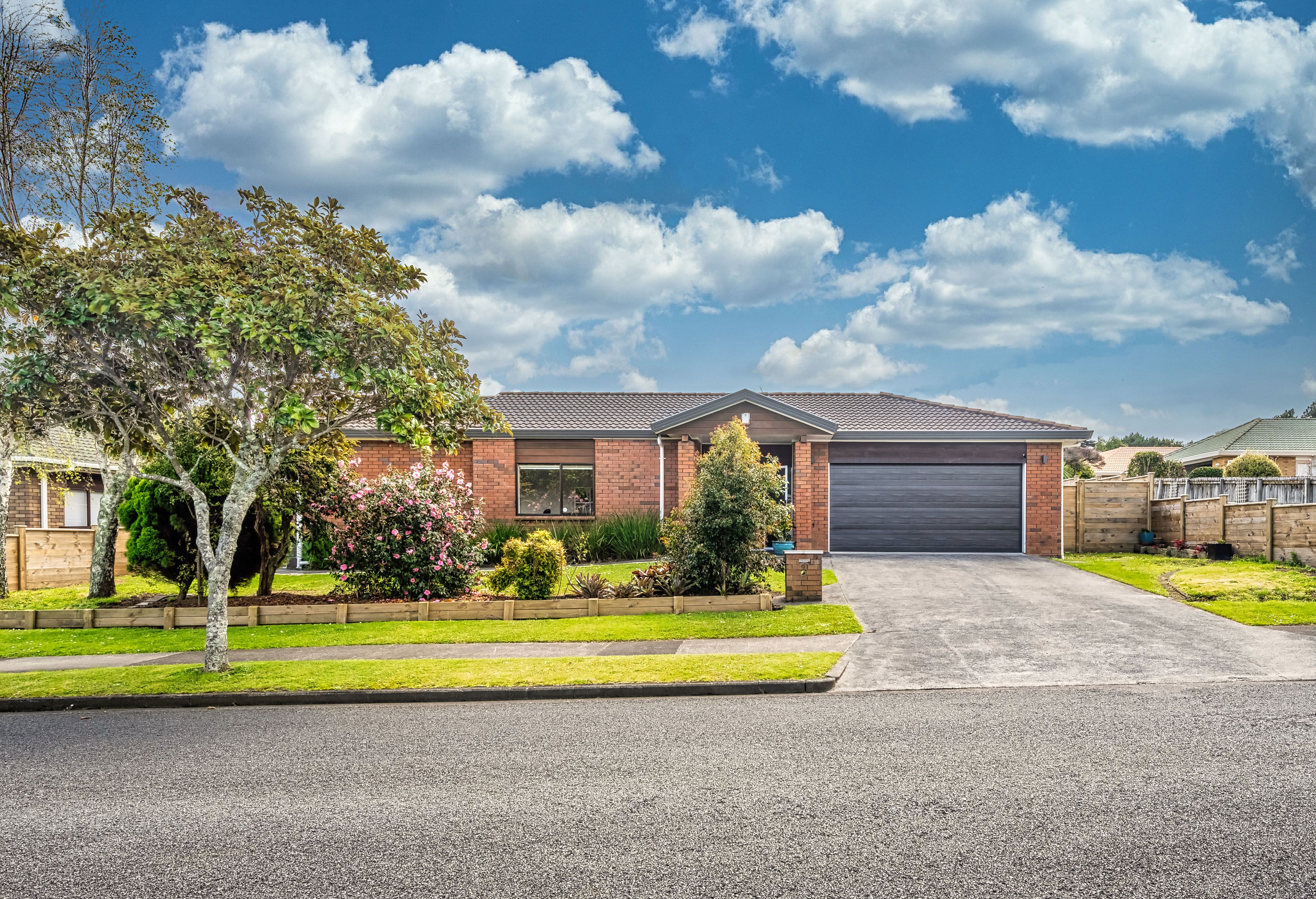 9 West Fairway, Golflands, Manukau City 2013 - Sold House - Ray White ...