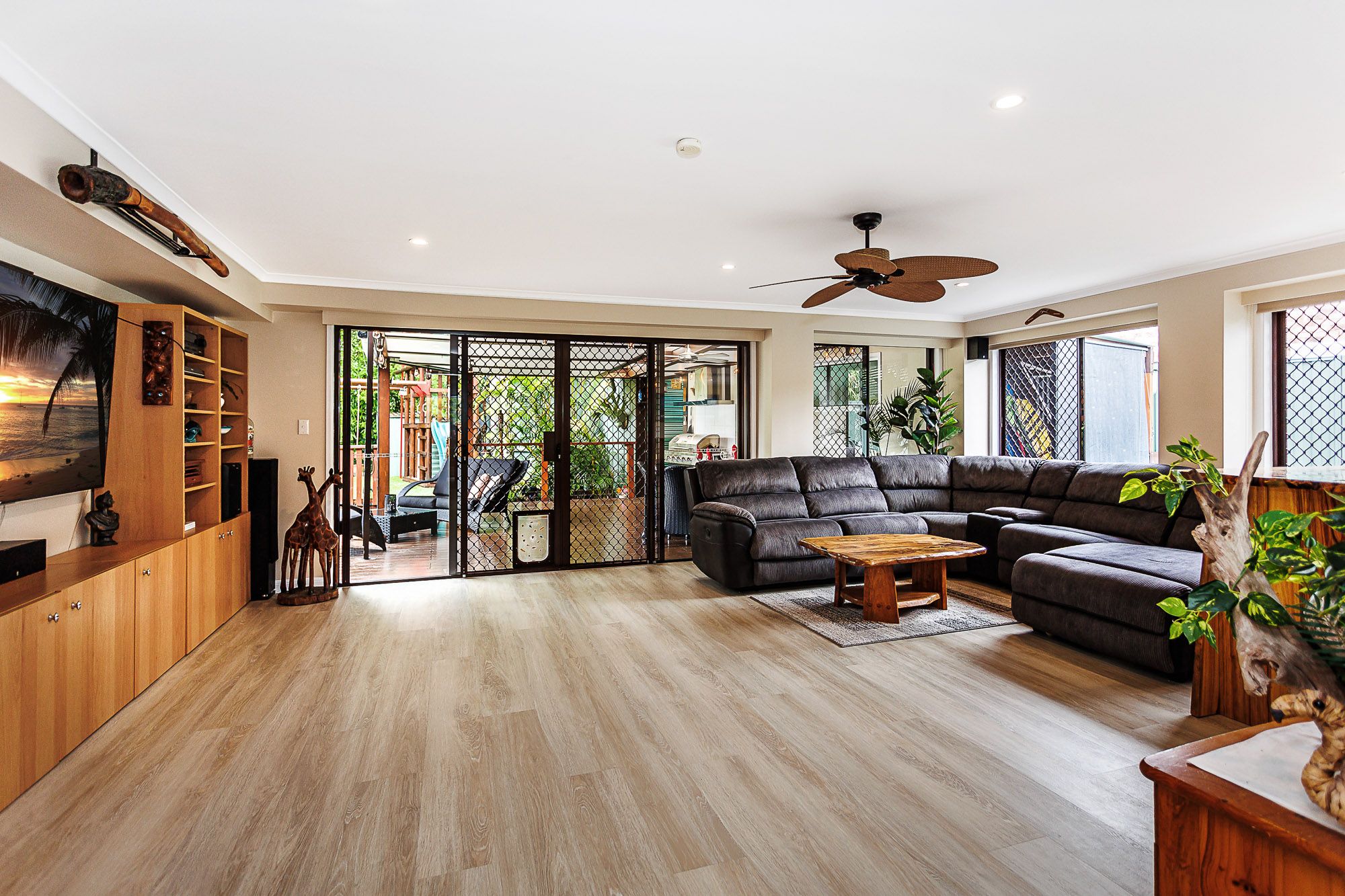 29 Kenneth Drive, Highland Park, QLD 4211 - Sold House - Ray White ...