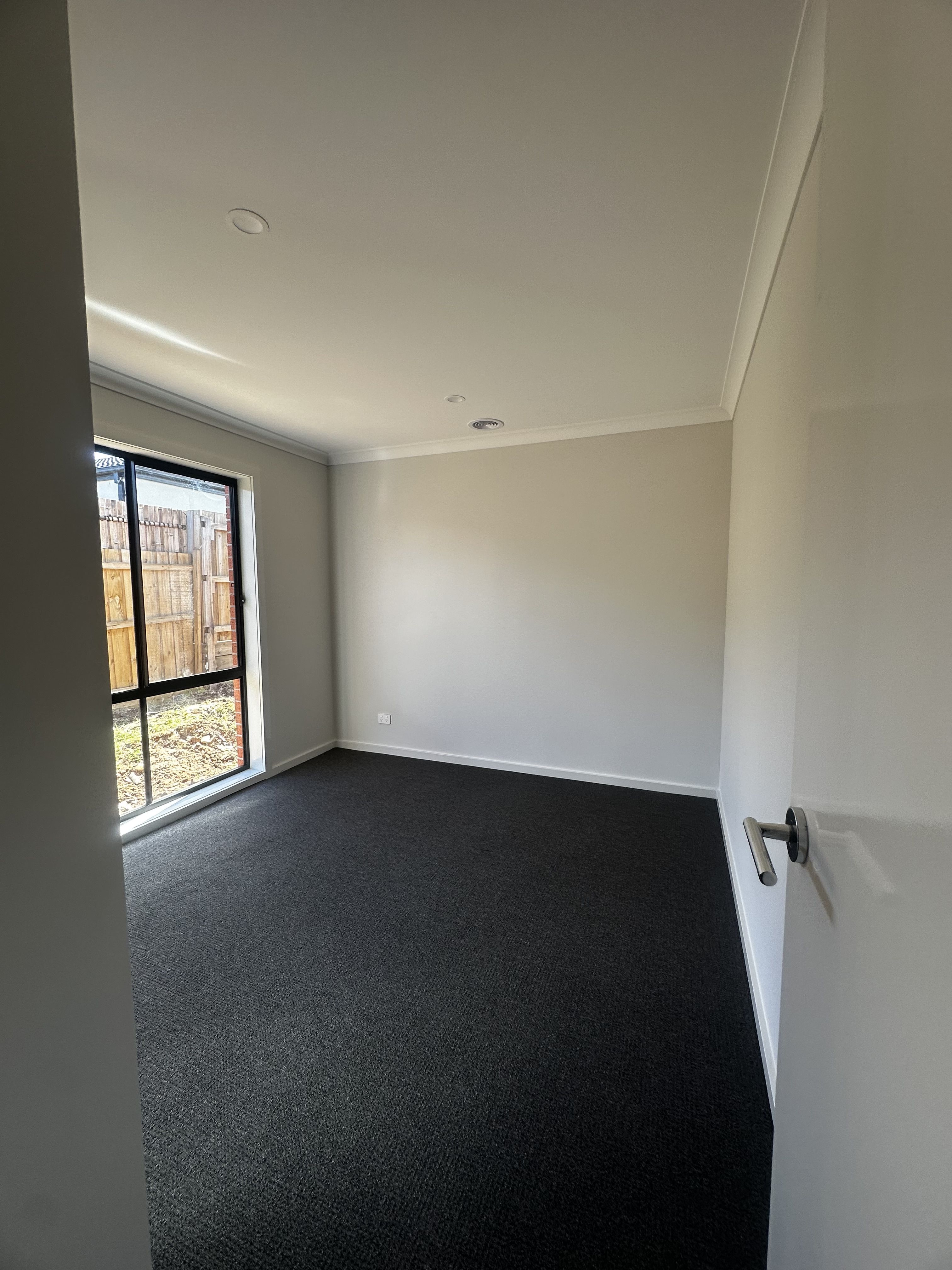 5 Sparrowhawk Crescent, DEANSIDE, VIC 3336 - Leased House - Ray White ...
