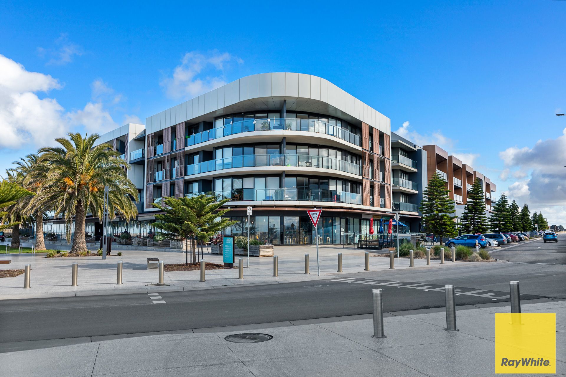 Ray White Point Cook