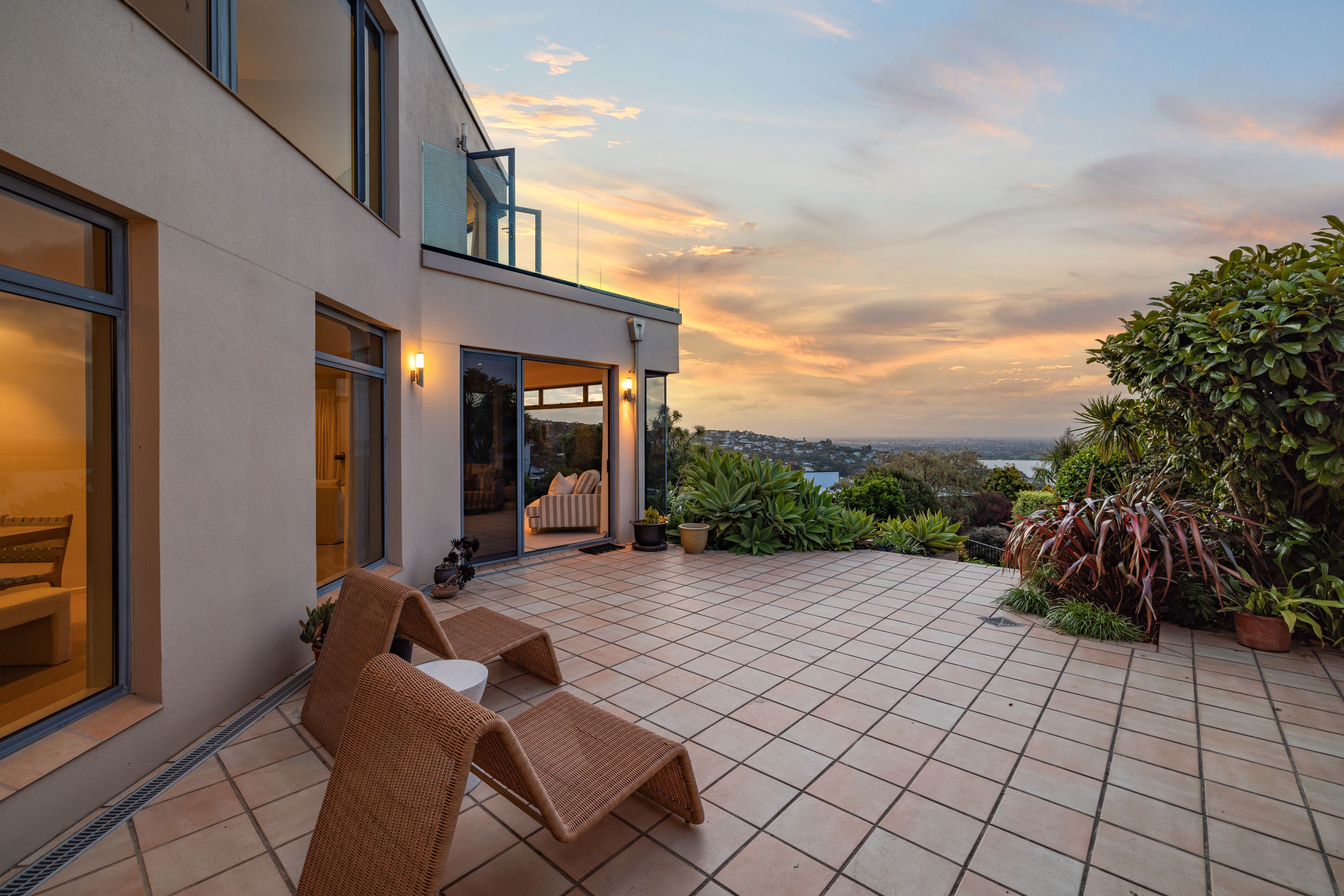 6 Inverness Lane, Balmoral Hill, Redcliffs, Christchurch City 8081 ...