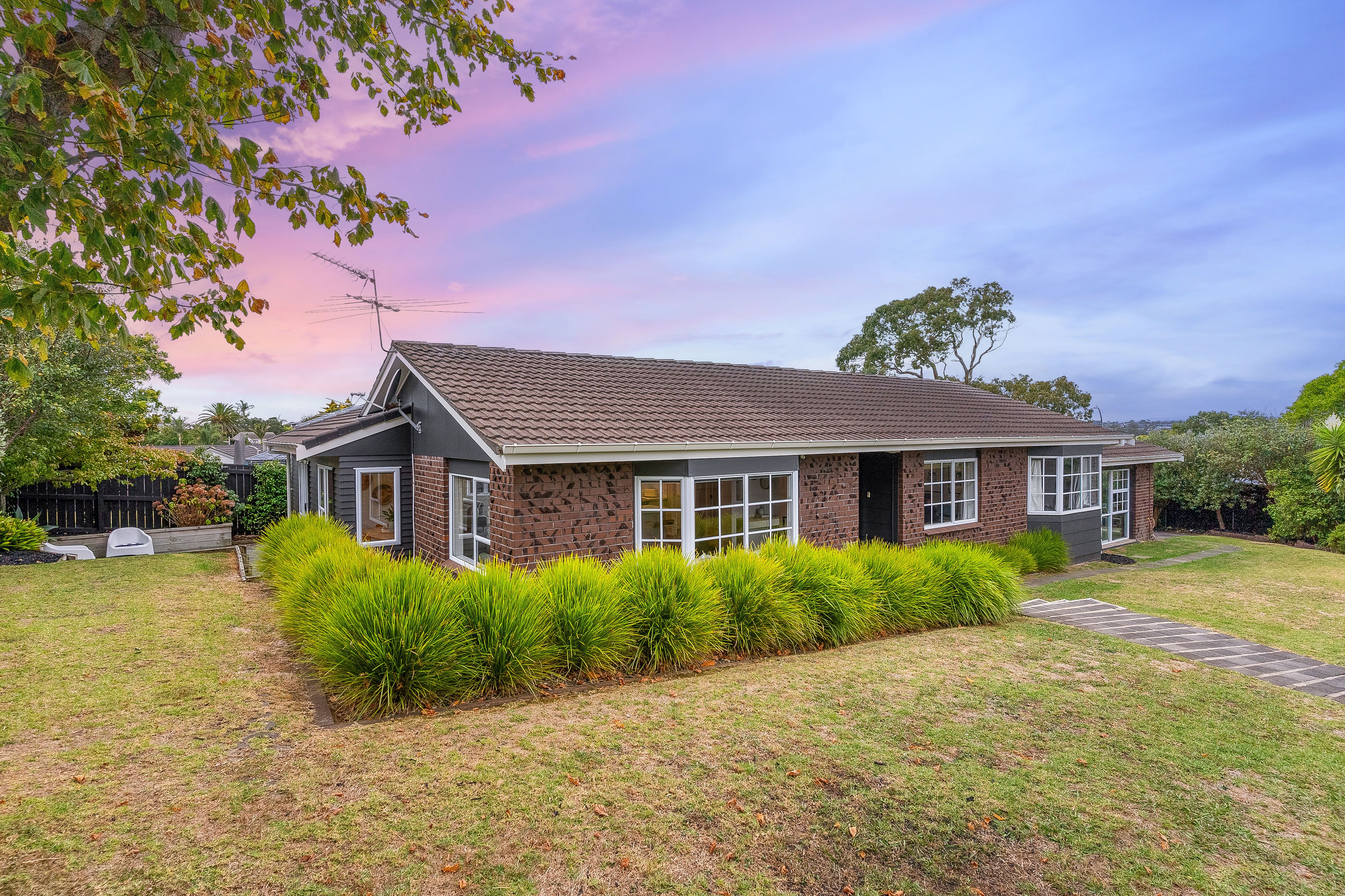 1 William Bryan Drive, Half Moon Bay, Manukau City 2012 - Sold House ...