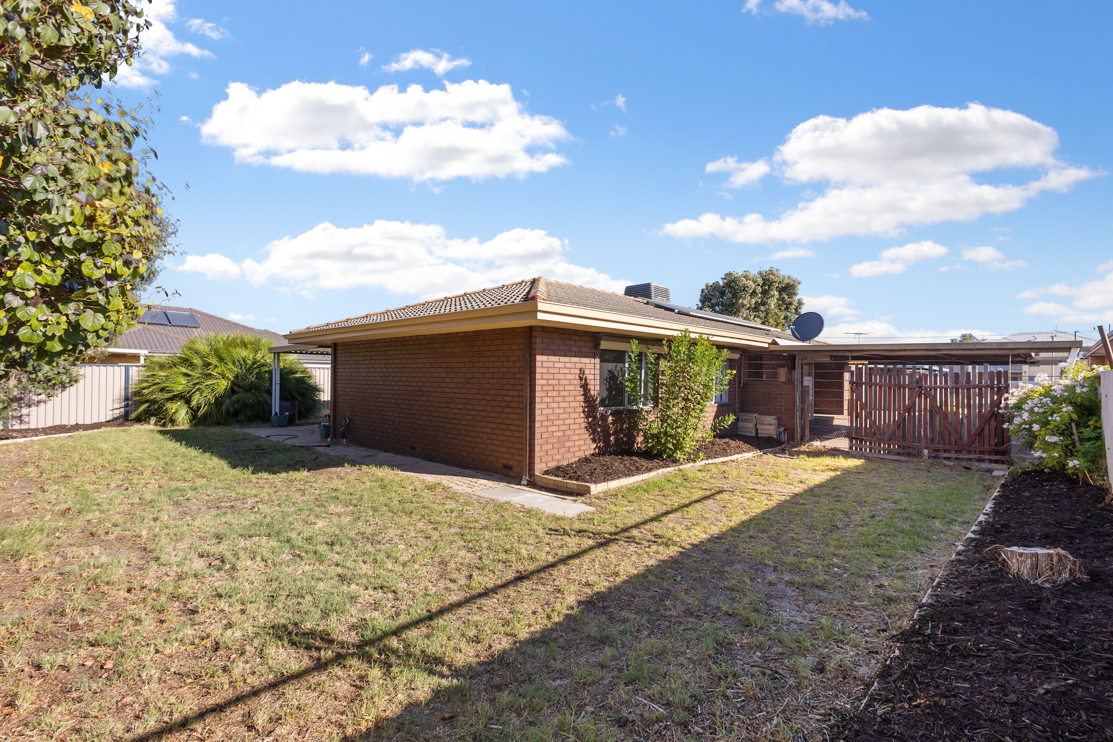 10B Redcliffe Street, East Cannington, WA 6107 - Sold House - Ray White ...