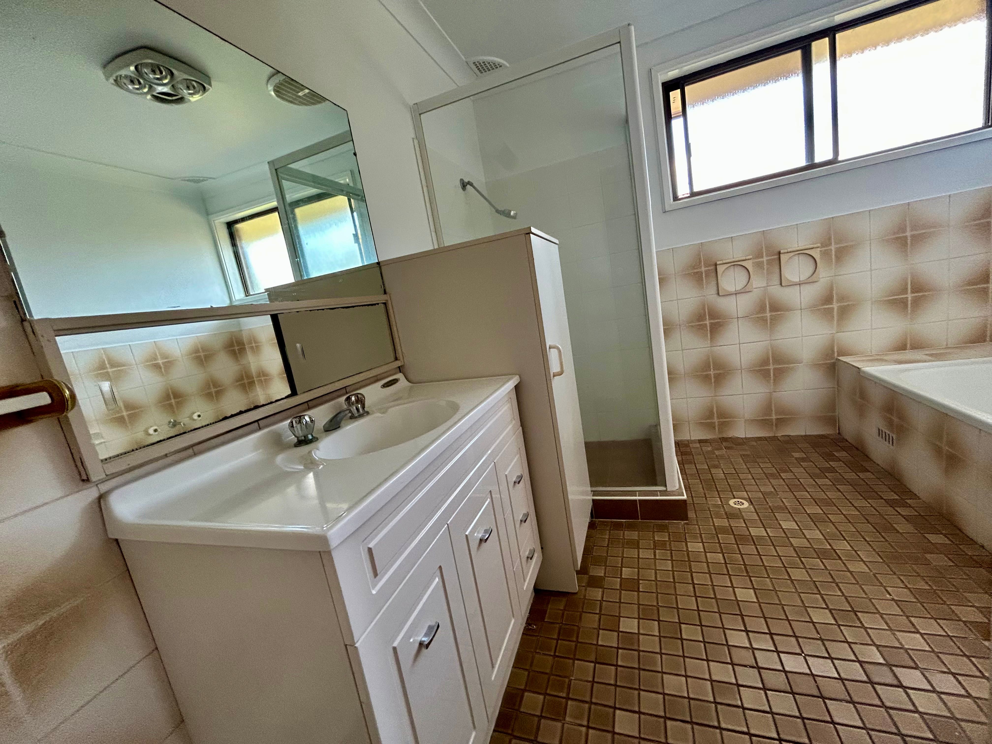 42 Samuel Foster Drive, South Penrith, NSW 2750 - Leased House - Ray ...