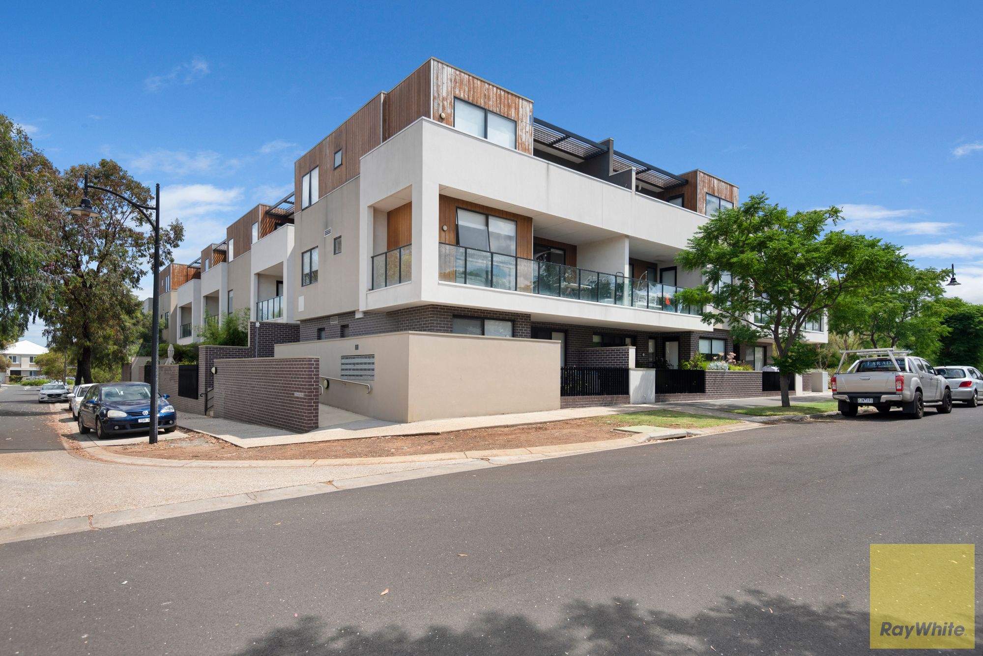 Ray White Point Cook