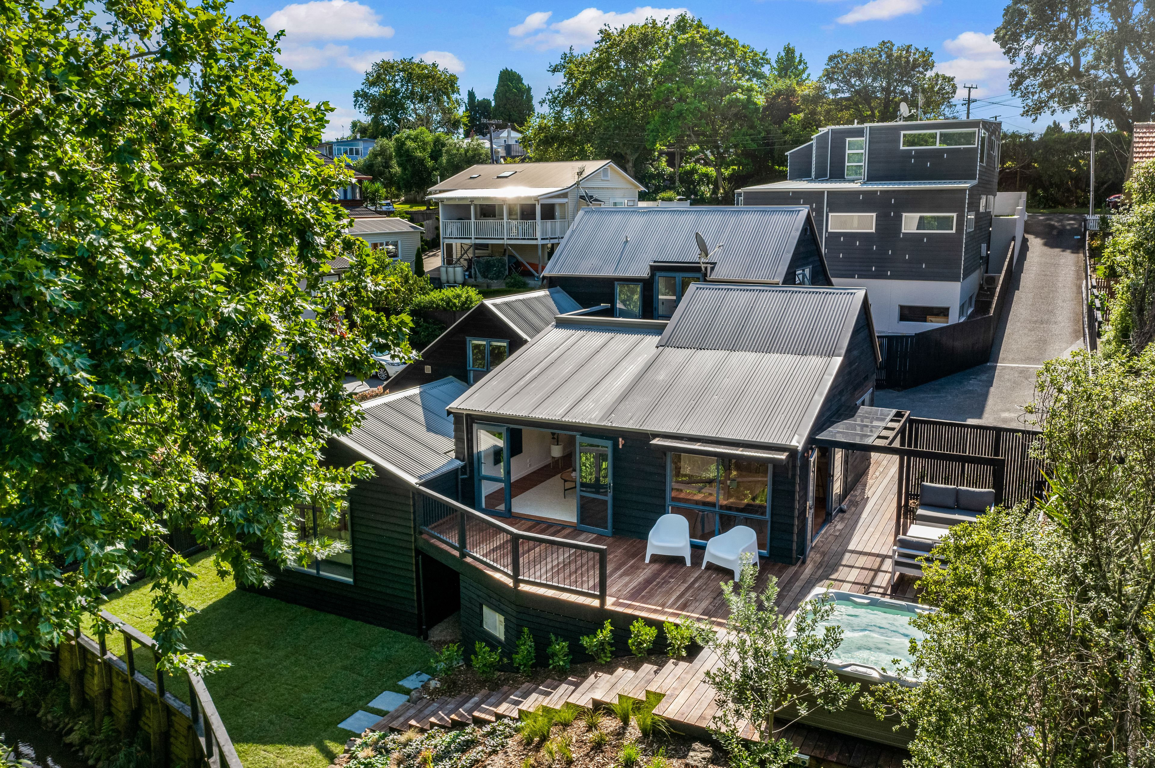 33A Luplau Crescent, Cockle Bay, Manukau City 2014 - Sold House - Ray ...