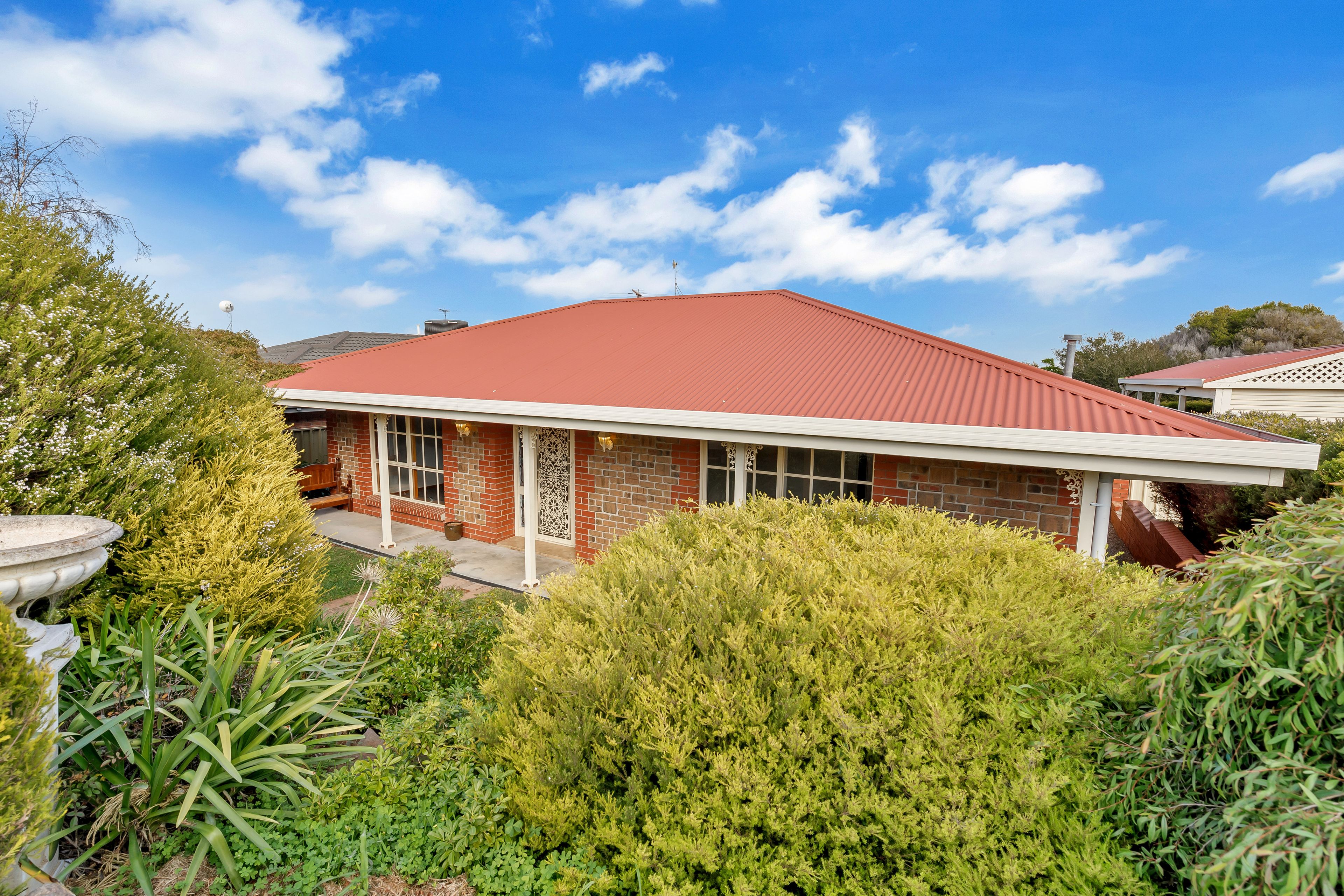 23 Coorabie Crescent, Hallett Cove, SA 5158 - Sold House - Ray White ...