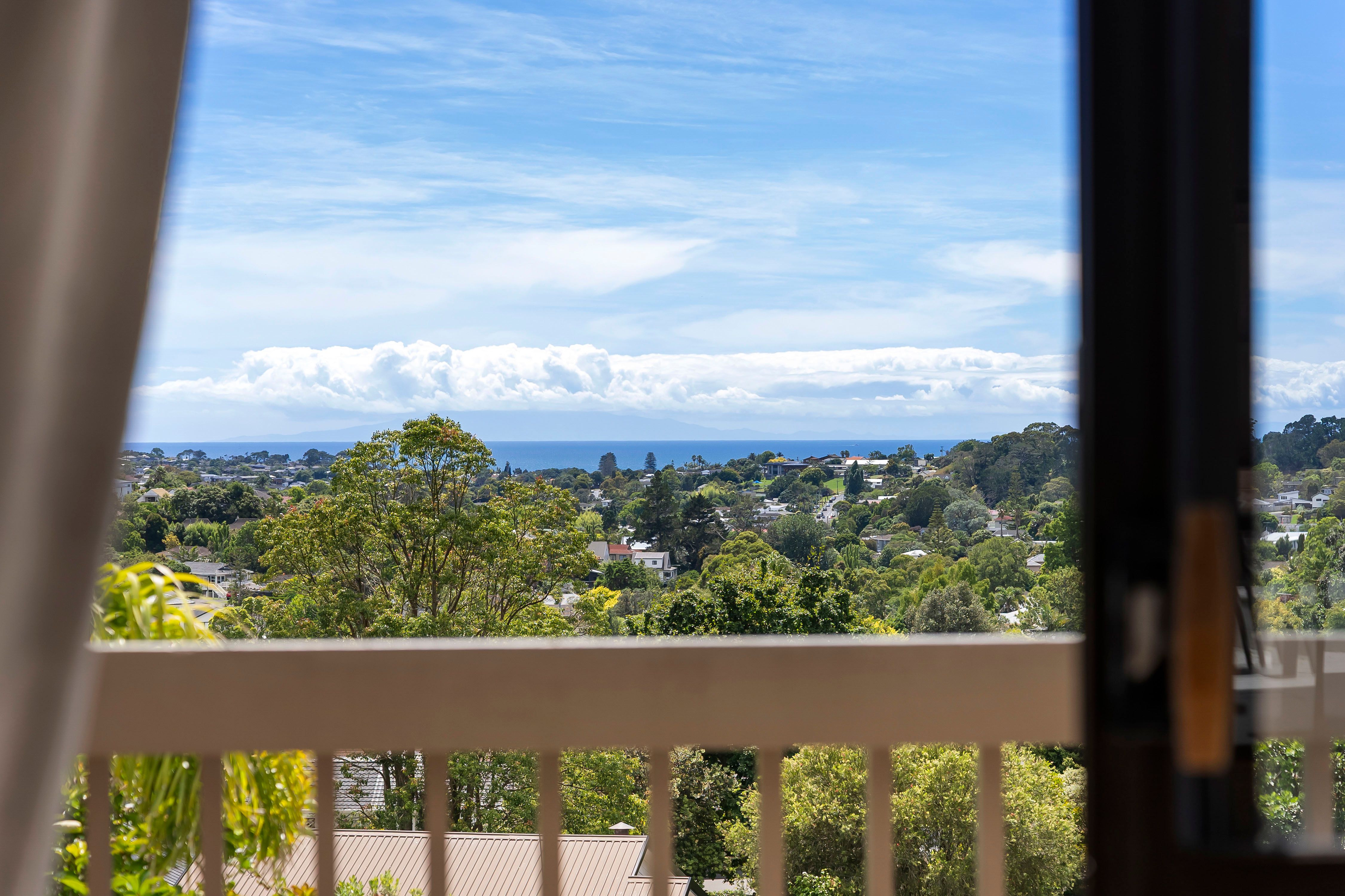 1/14 Kirkdale Place, Northcross, North Shore City 0632 - House for Sale ...