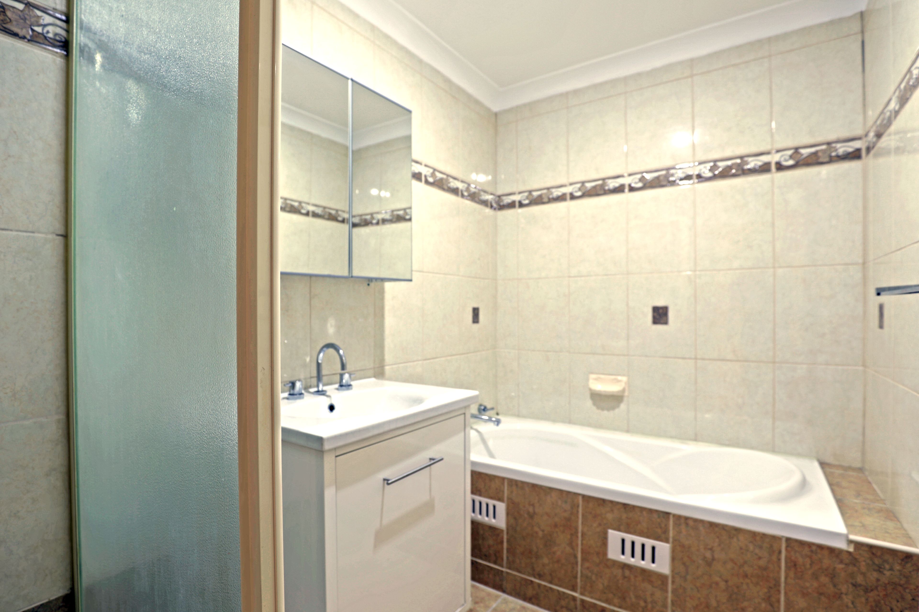 18/86-94 Kissing Point Road, Dundas, NSW 2117 - Leased Townhouse - Ray ...