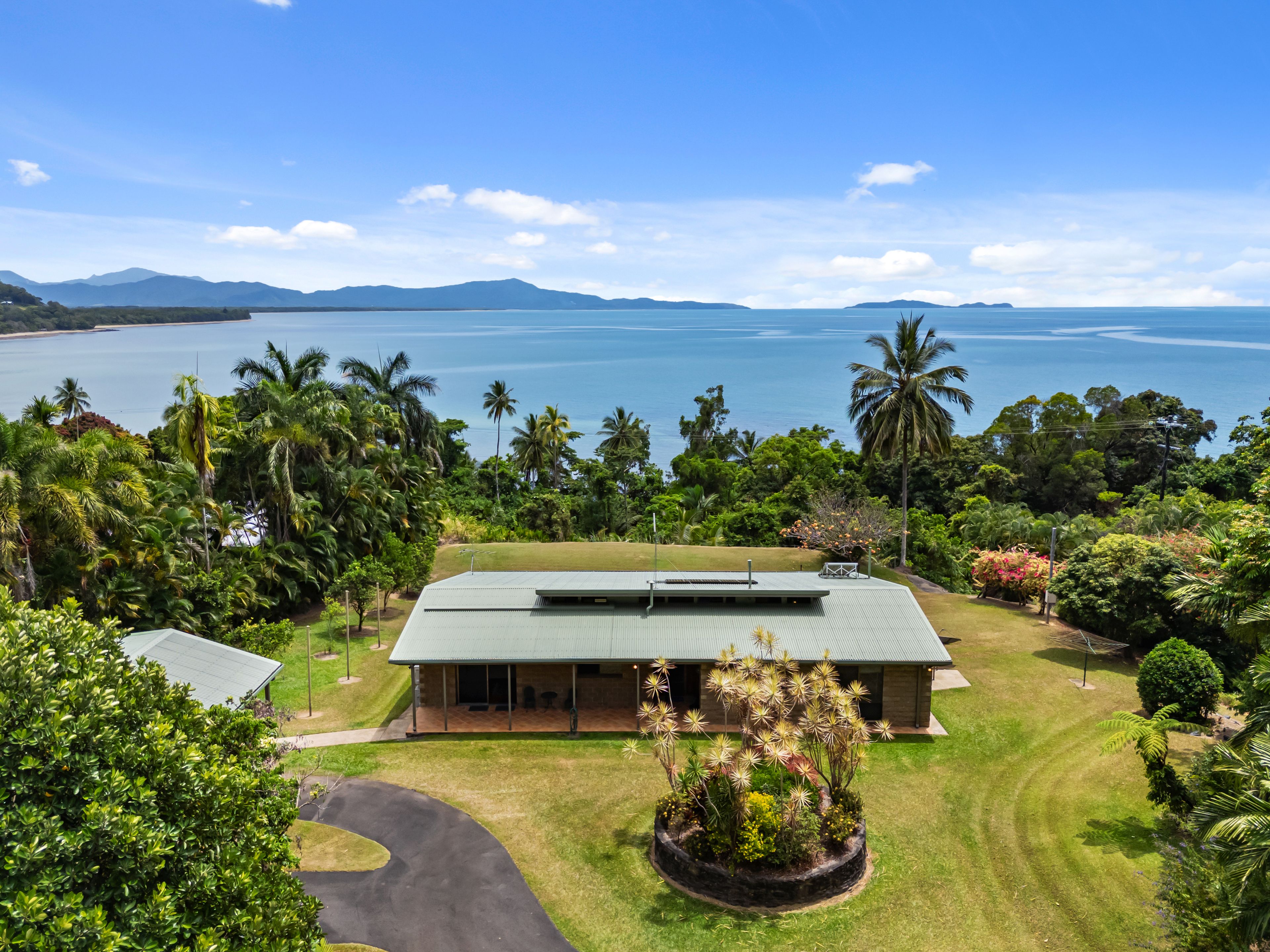1299 Mossman Daintree Road, Rocky Point, QLD 4873 - Sold House - Ray ...