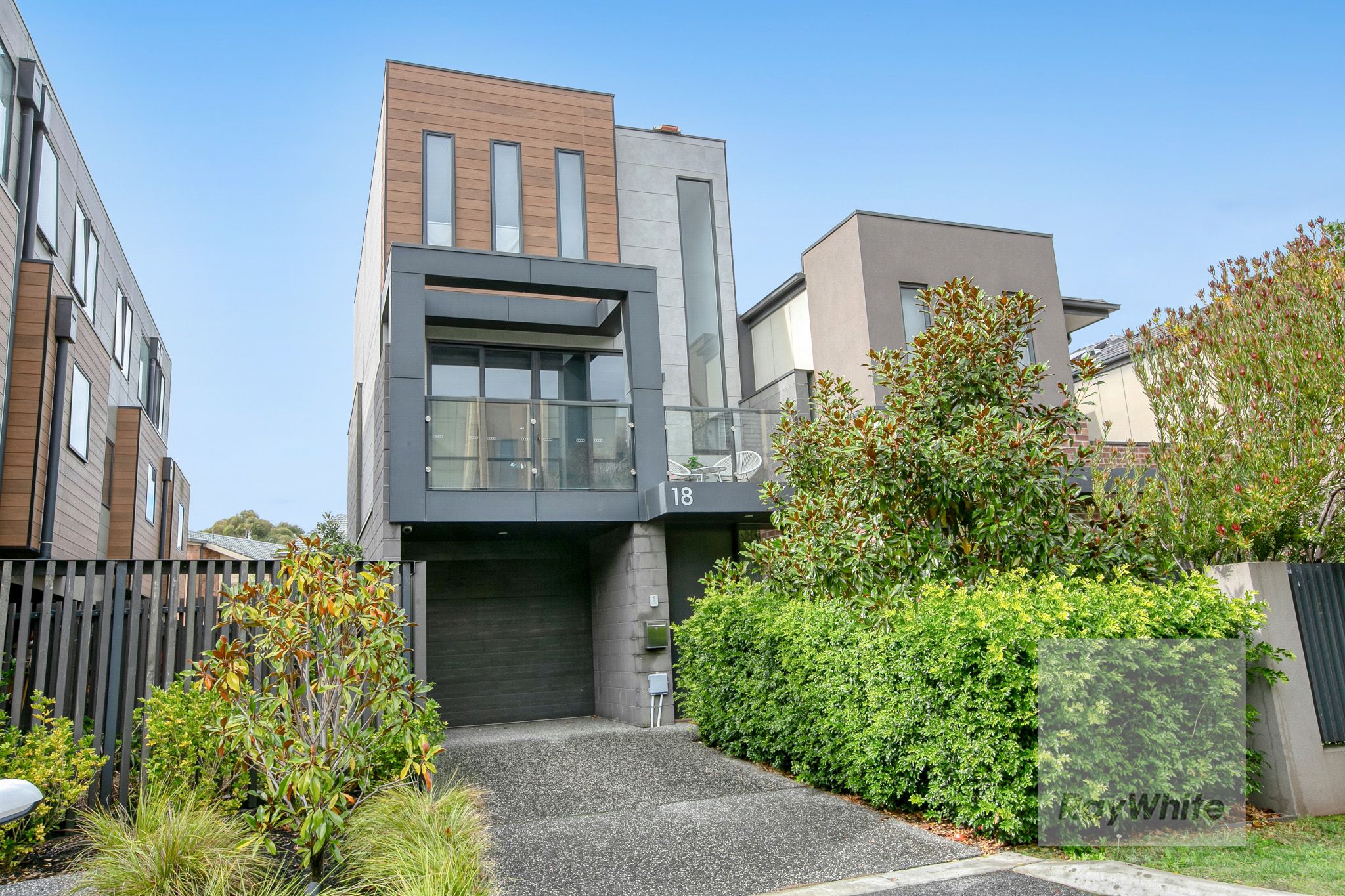 18 Collared Close, Bundoora, VIC 3083 - Leased House - Ray White Bundoora