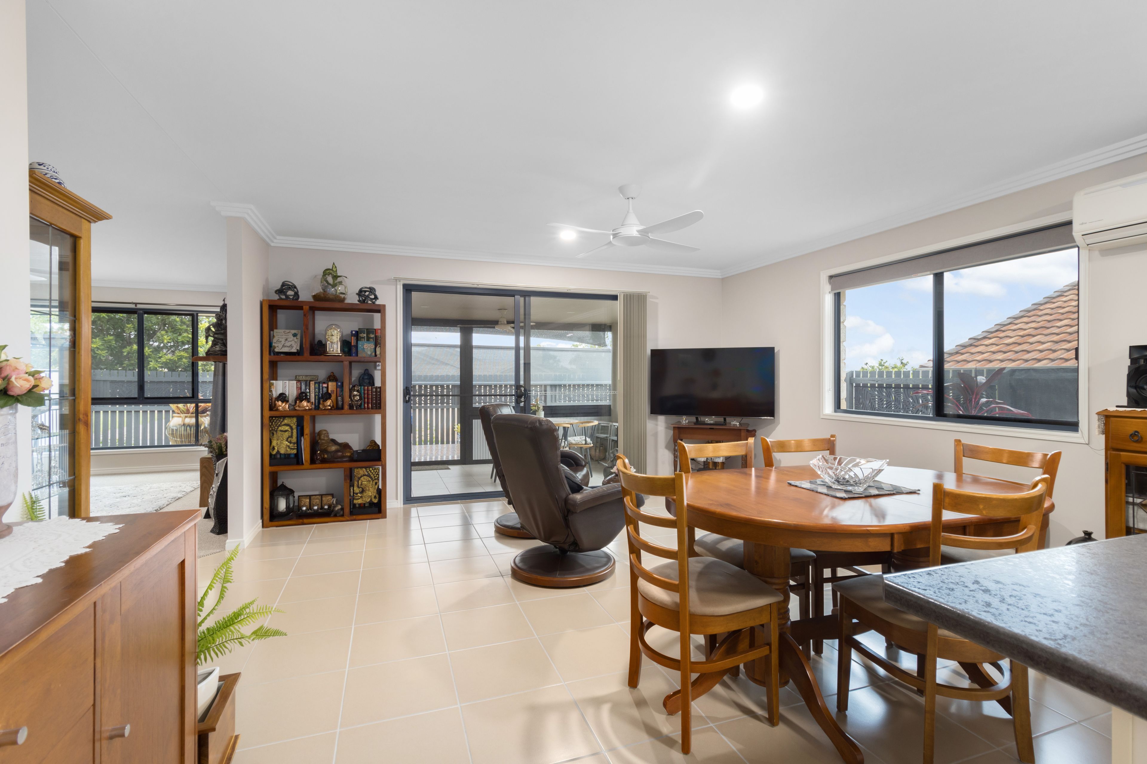 17 Picadilly Circuit, Urraween, QLD 4655 - Sold House - Ray White ...