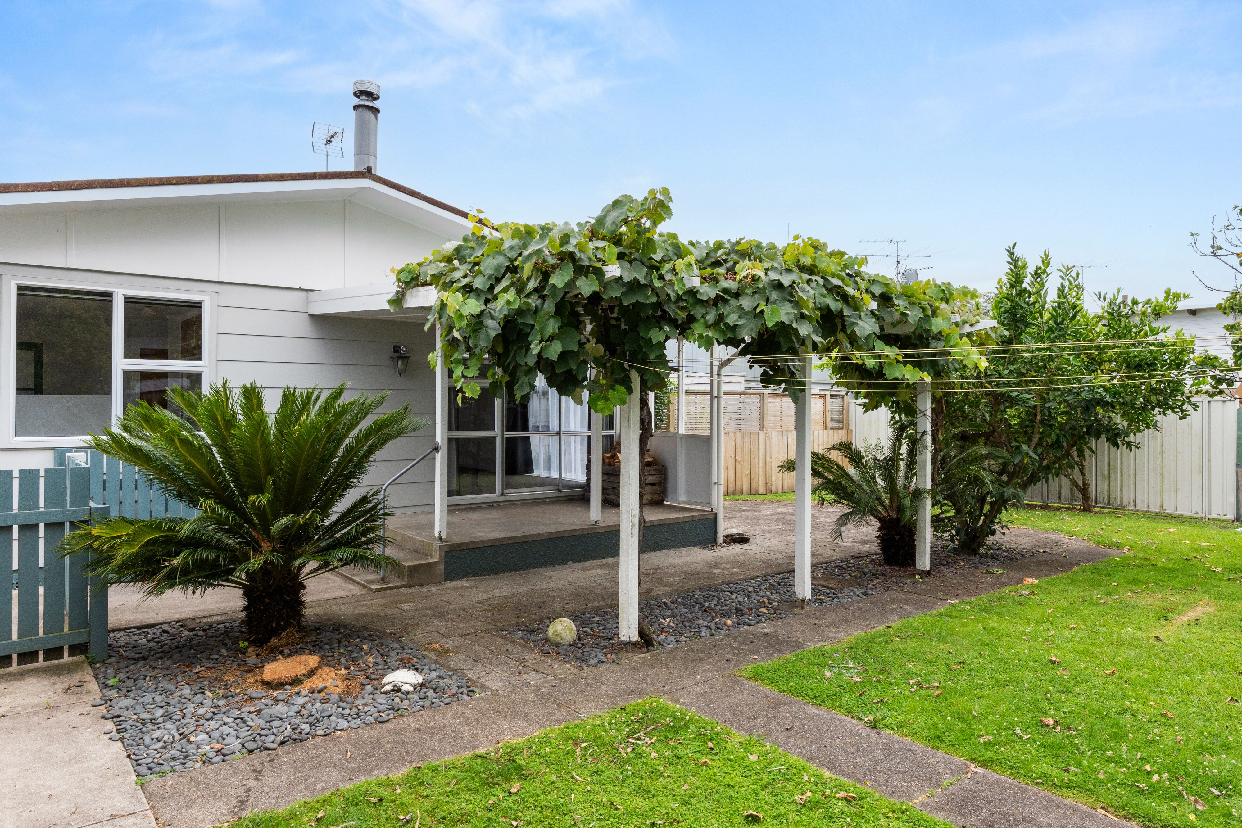 1B Fergusson Drive, Te Hapara, Gisborne District 4010 - Leased House ...