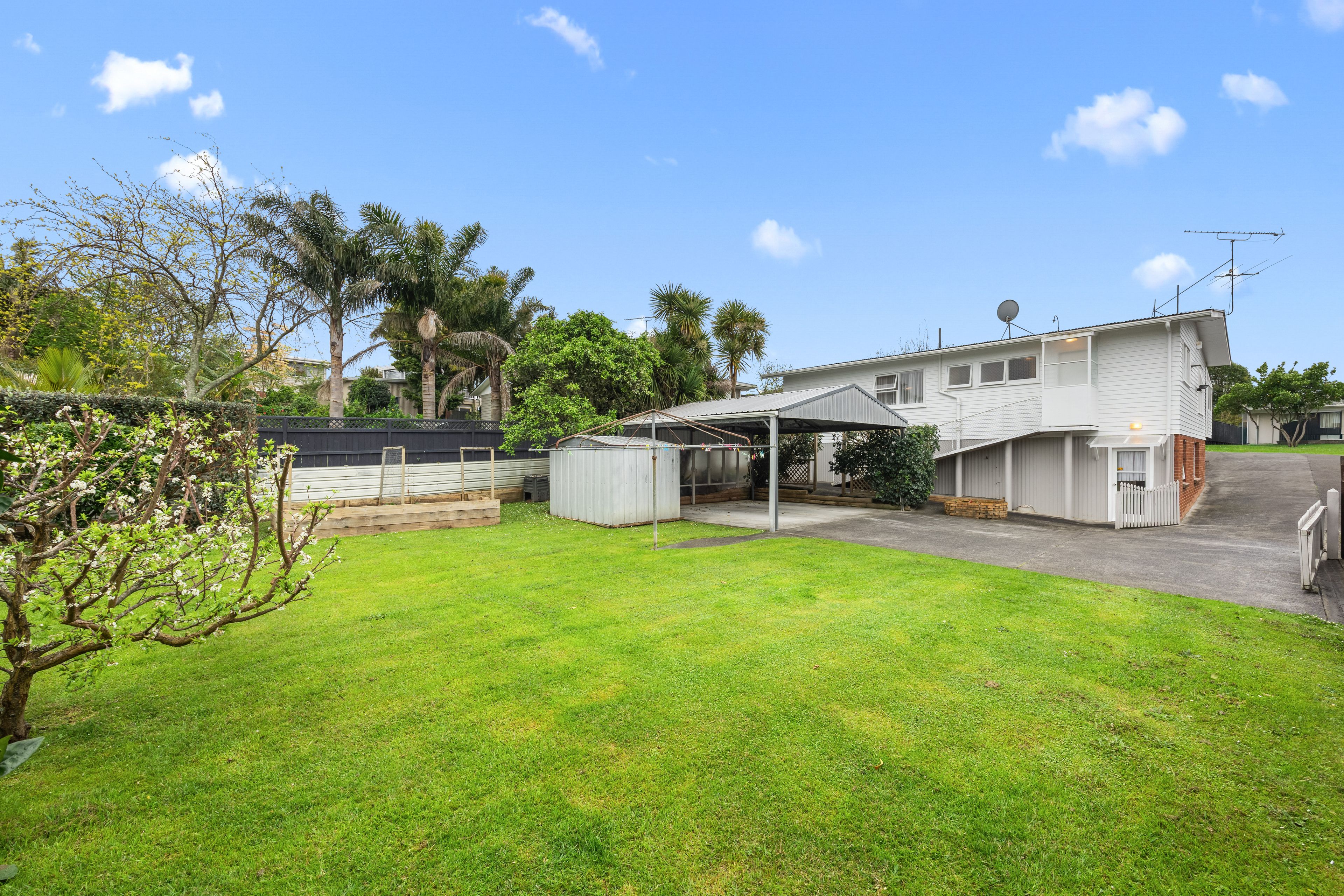 12 Boys Place, Pakuranga Heights, Manukau City 2010 - Sold House - Ray ...