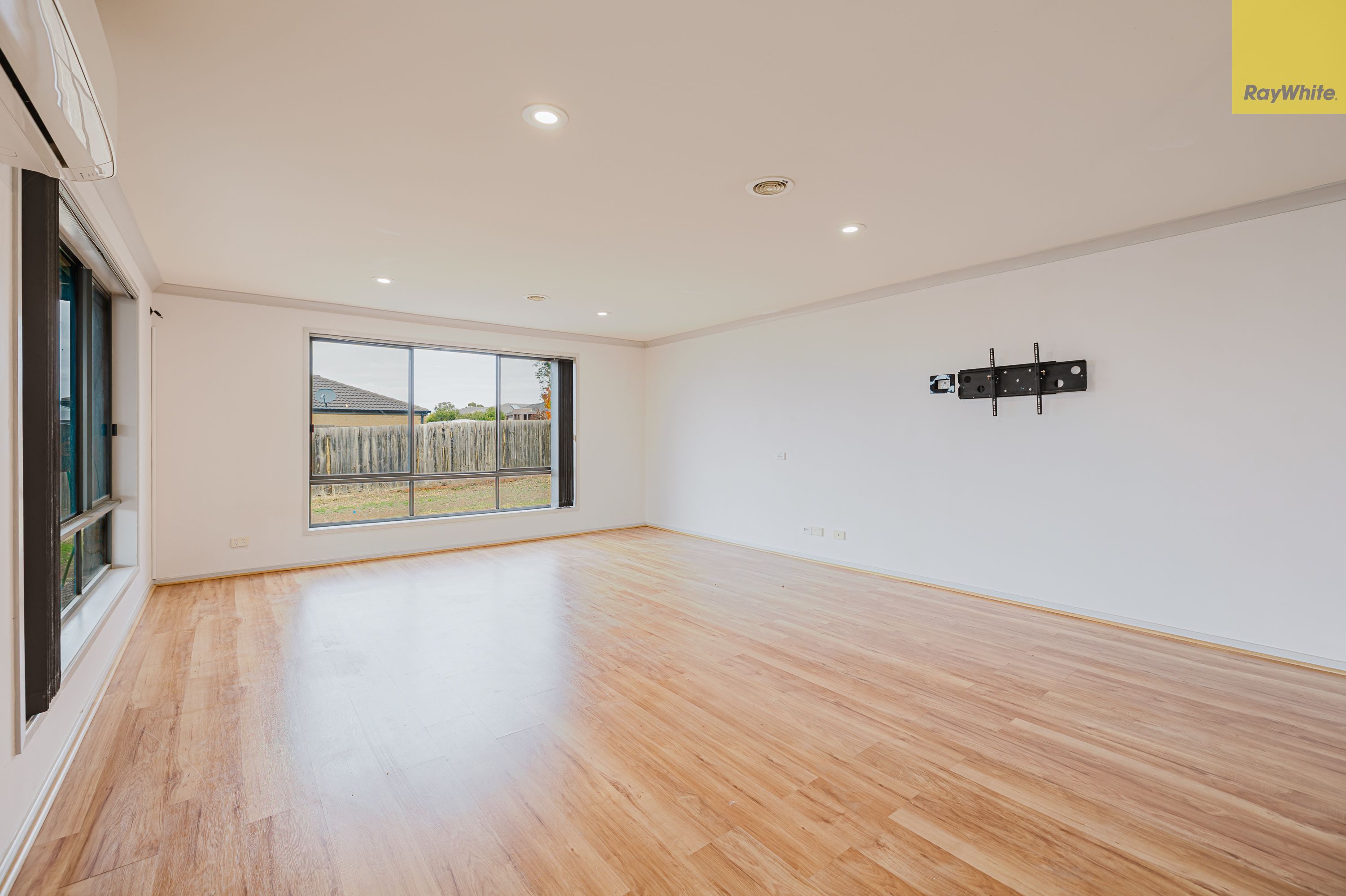 21 Harry Vallence Drive, Maddingley, VIC 3340 - Sold House - Ray White ...