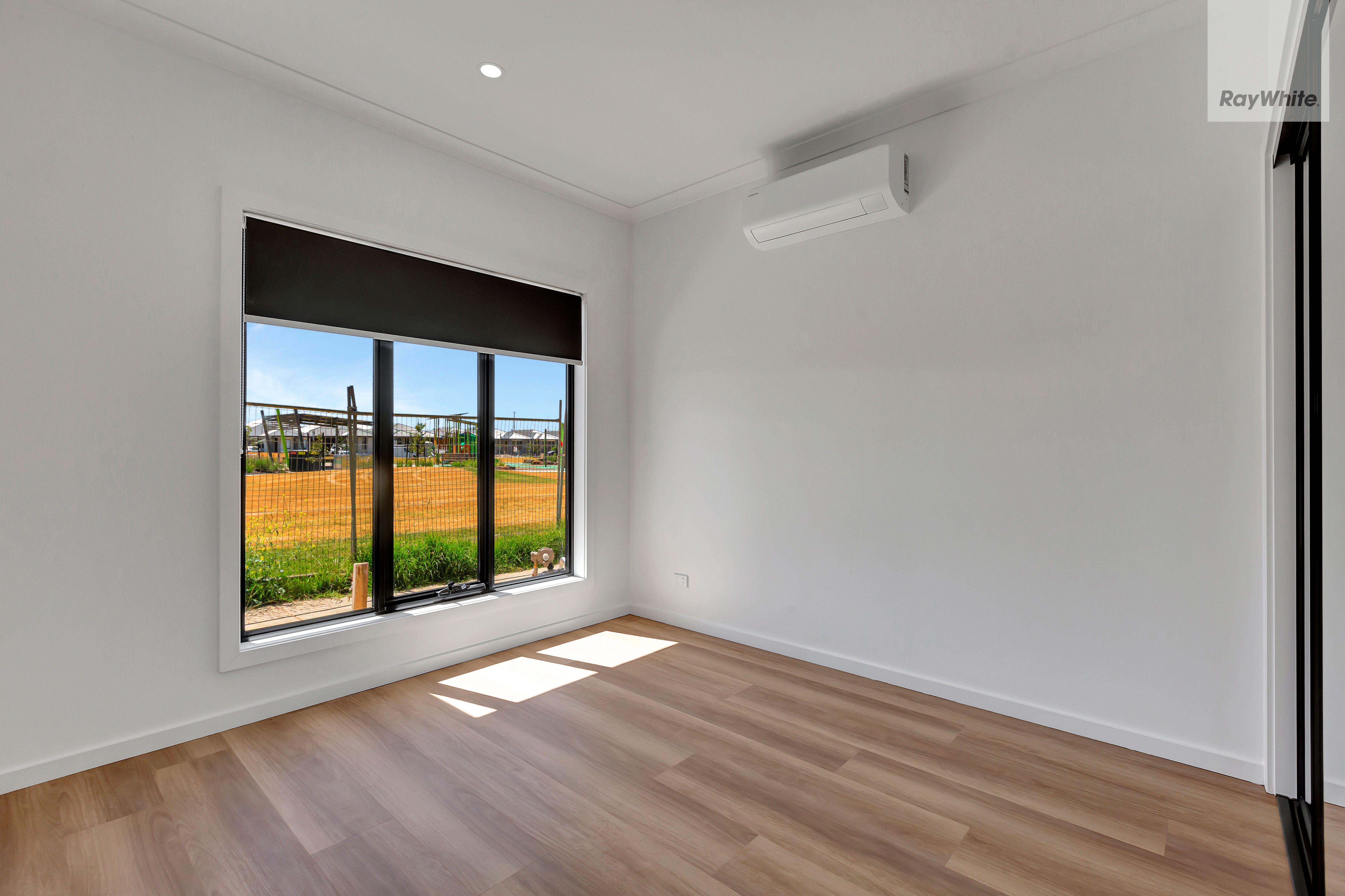 8 Pine Cone Walk, FRASER RISE, VIC 3336 - House for Rent - Ray White ...