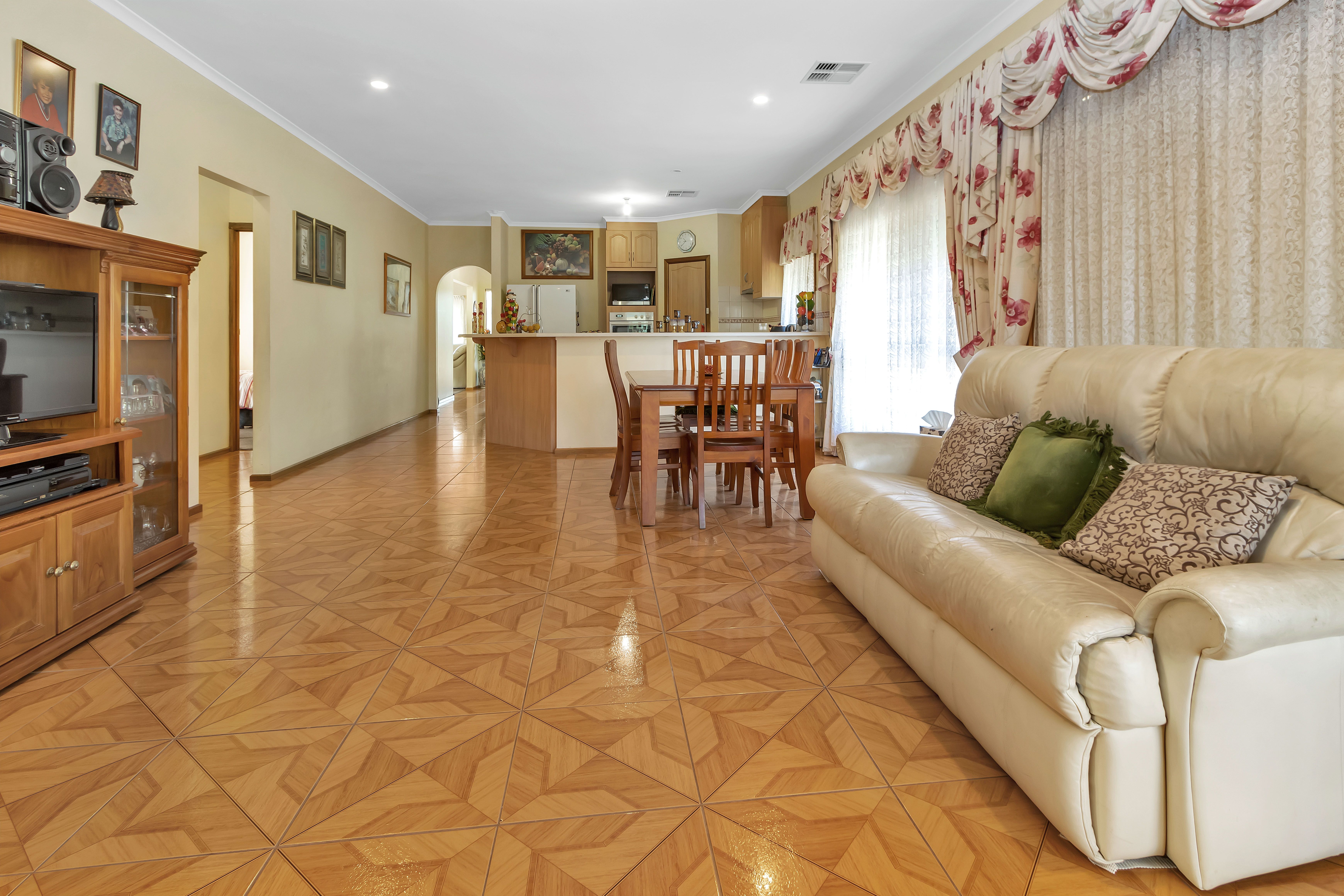 85 RM Williams Drive, Walkley Heights, SA 5098 - Sold House - Ray White ...