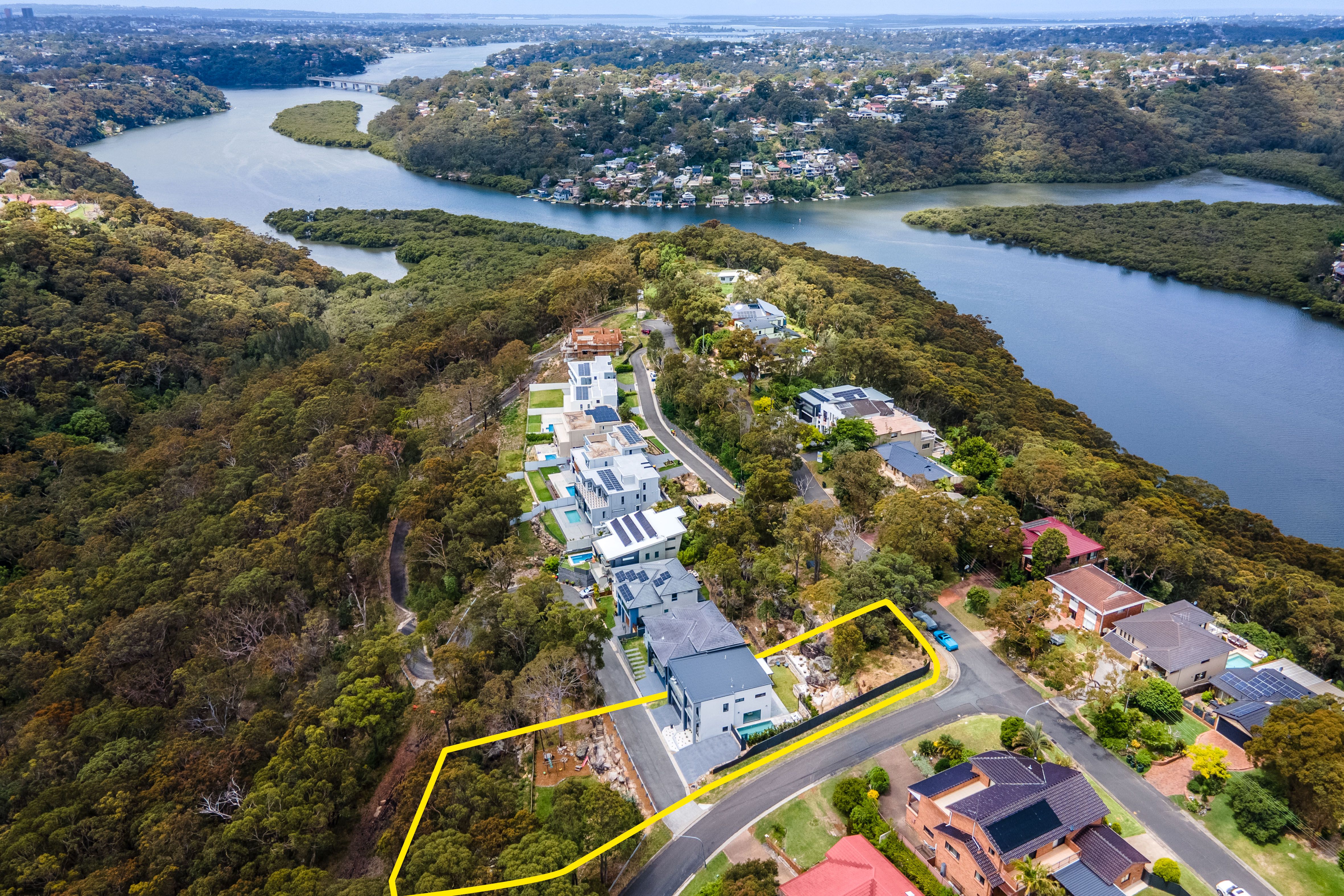 18 Sproule Road, Illawong, NSW 2234 - Sold House - Ray White Sutherland ...