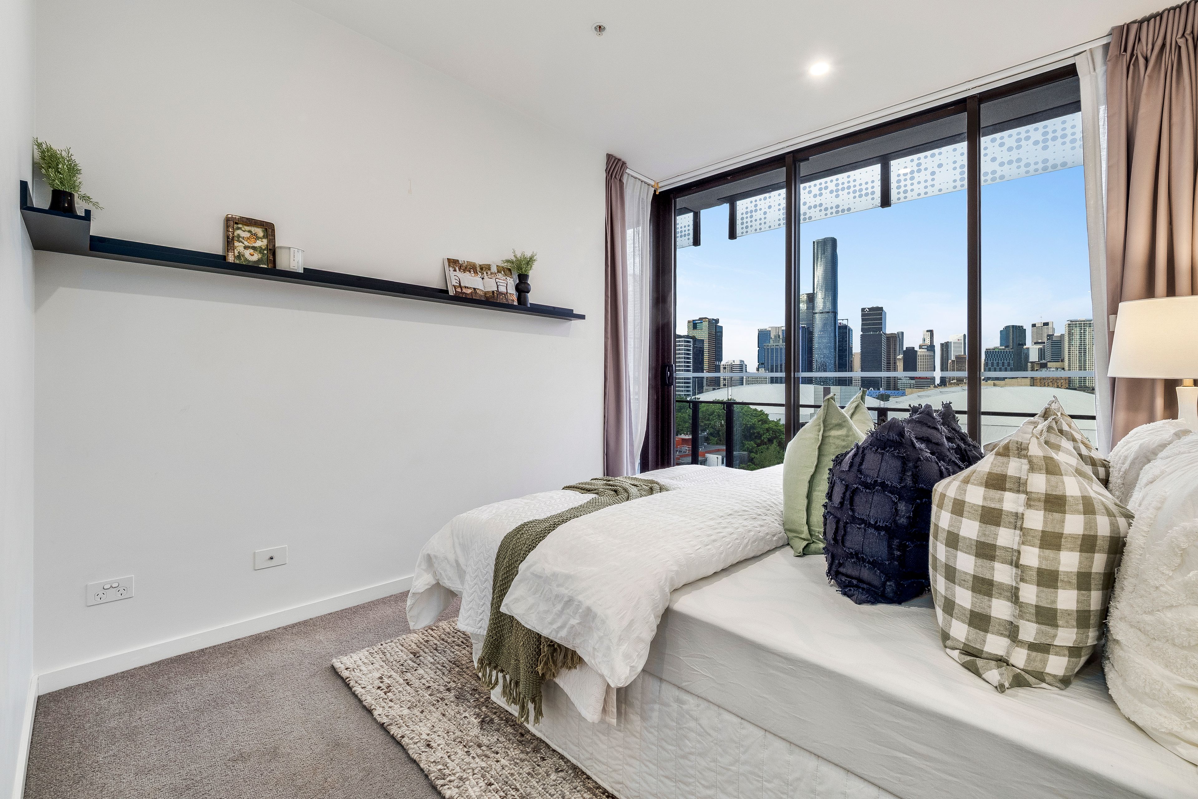 909/49 Cordelia Street, South Brisbane, QLD 4101 - Sold Apartment - Ray ...