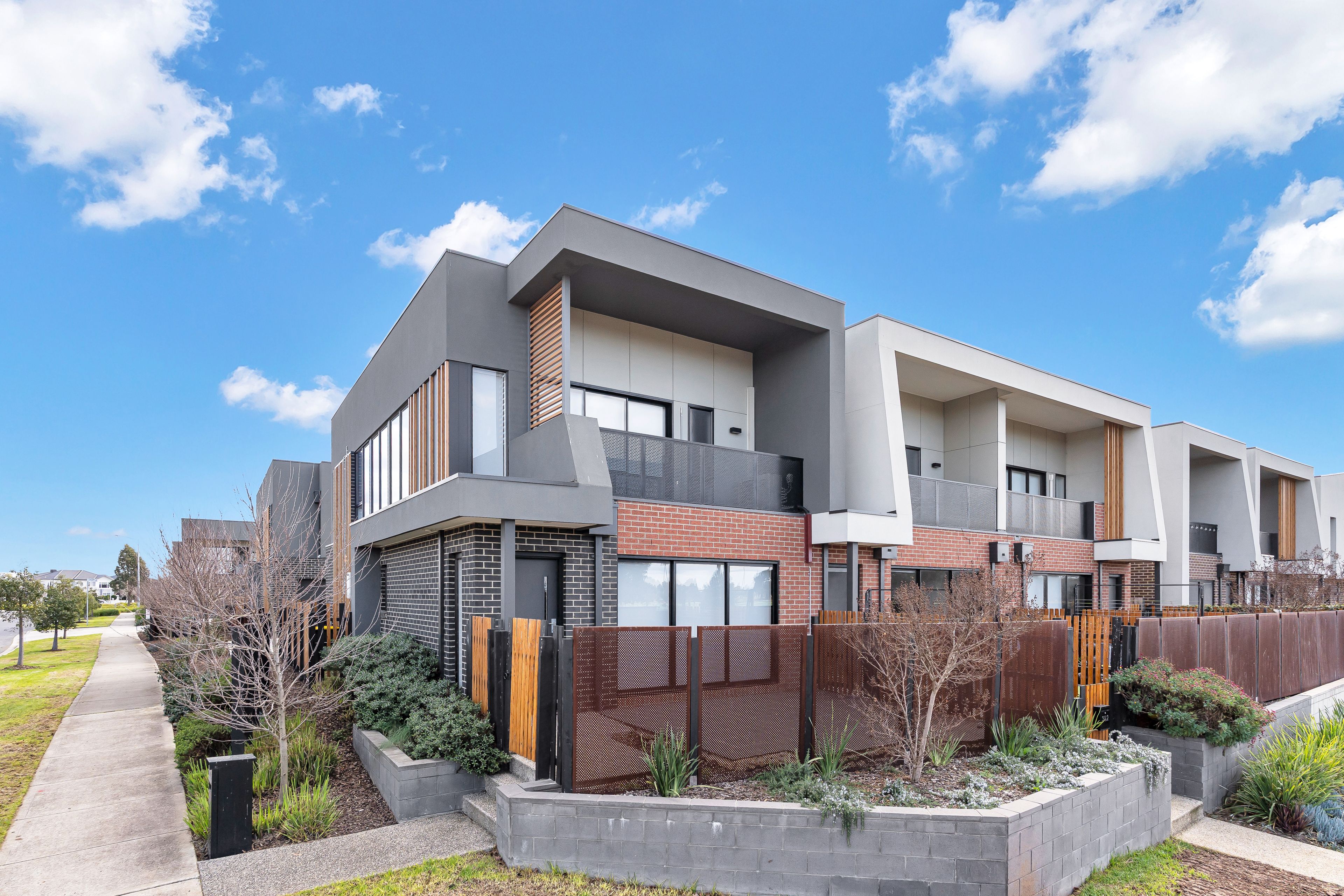 384 Point Cook Road, Point Cook, VIC 3030 - Leased House - Ray White ...