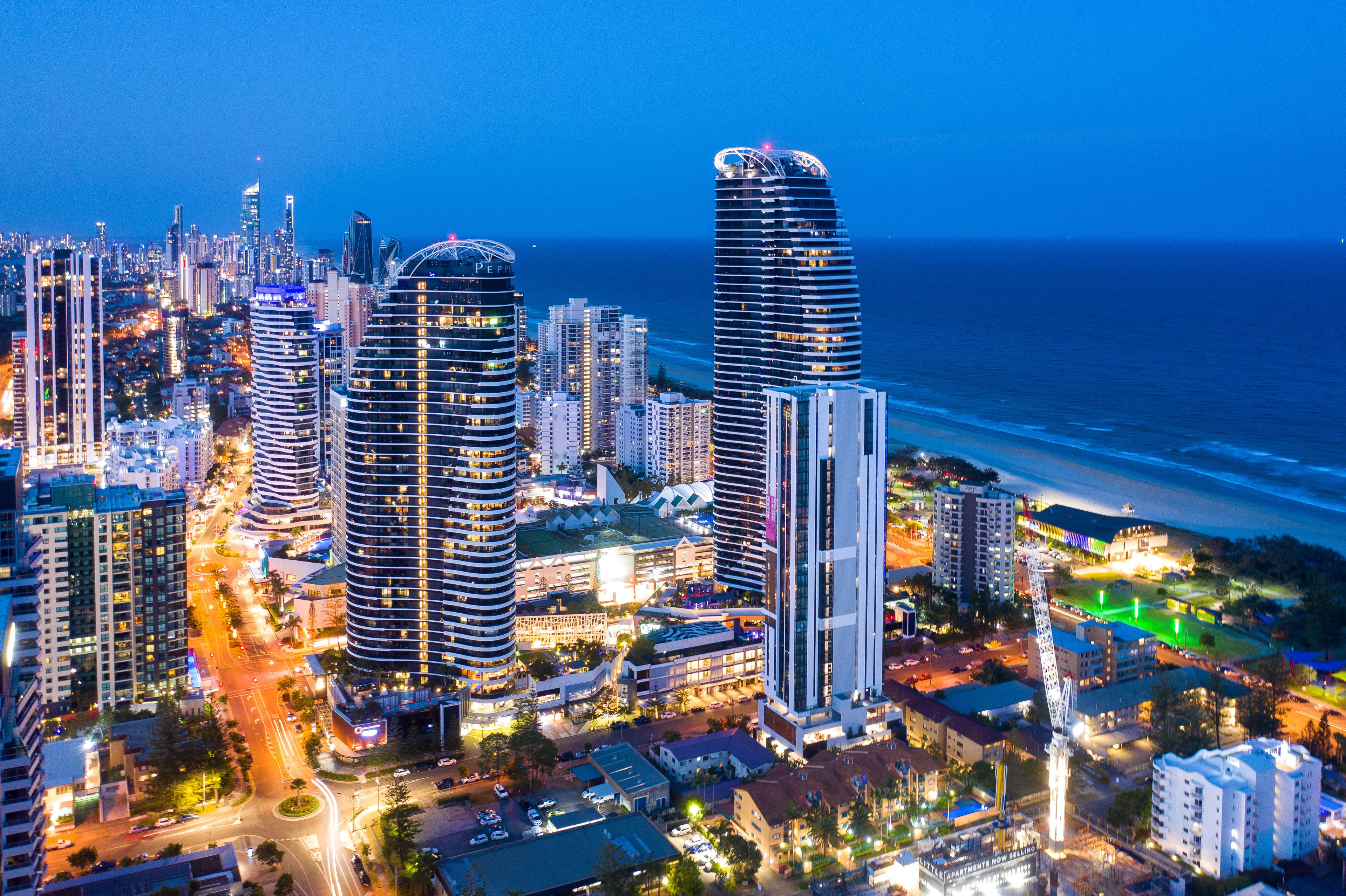 20304/21 Elizabeth Avenue, Broadbeach, QLD 4218 - Sold Apartment - Ray ...