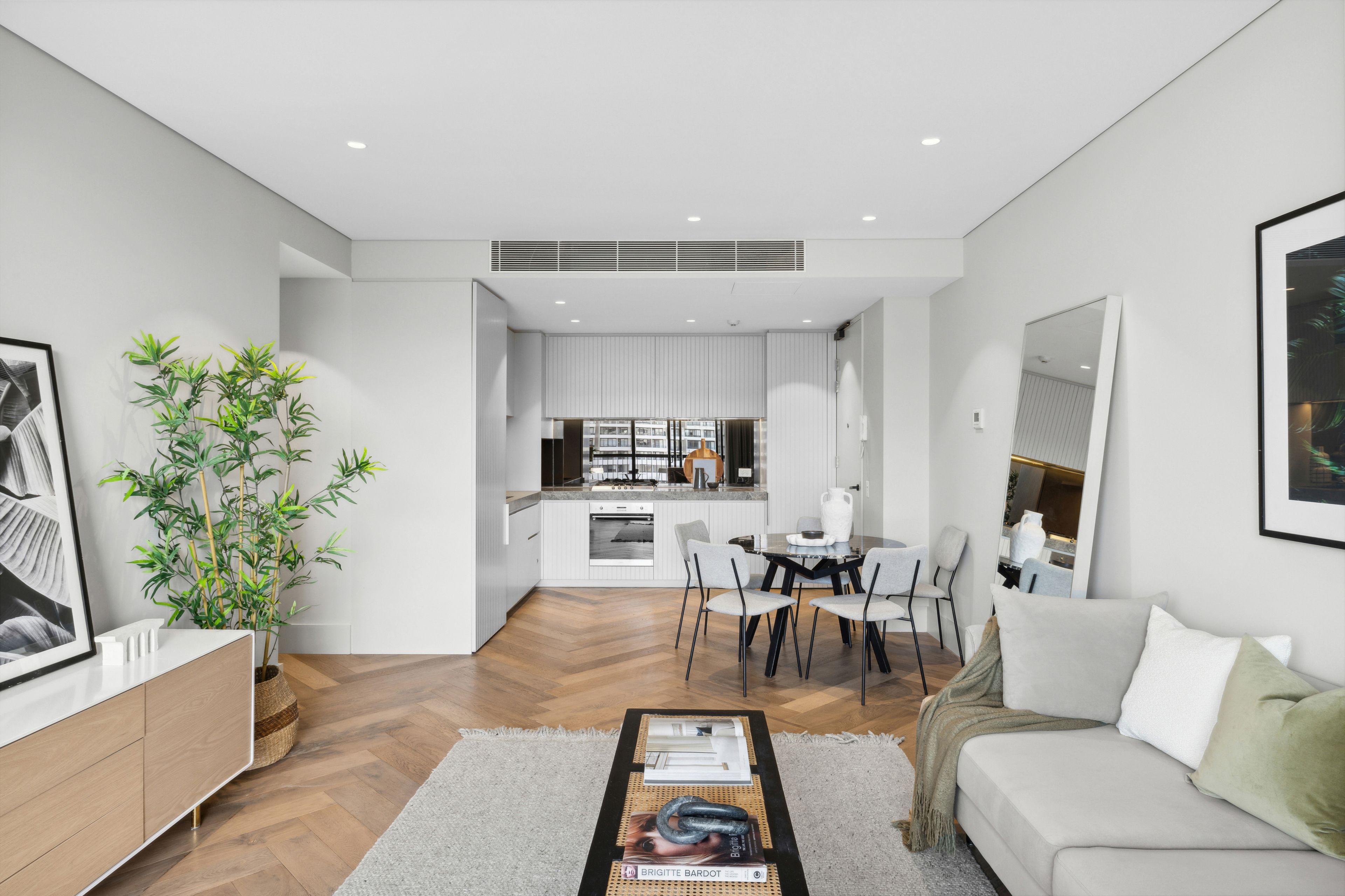 513/7 Metters Street, Erskineville, NSW 2043 - Sold Apartment - Ray ...