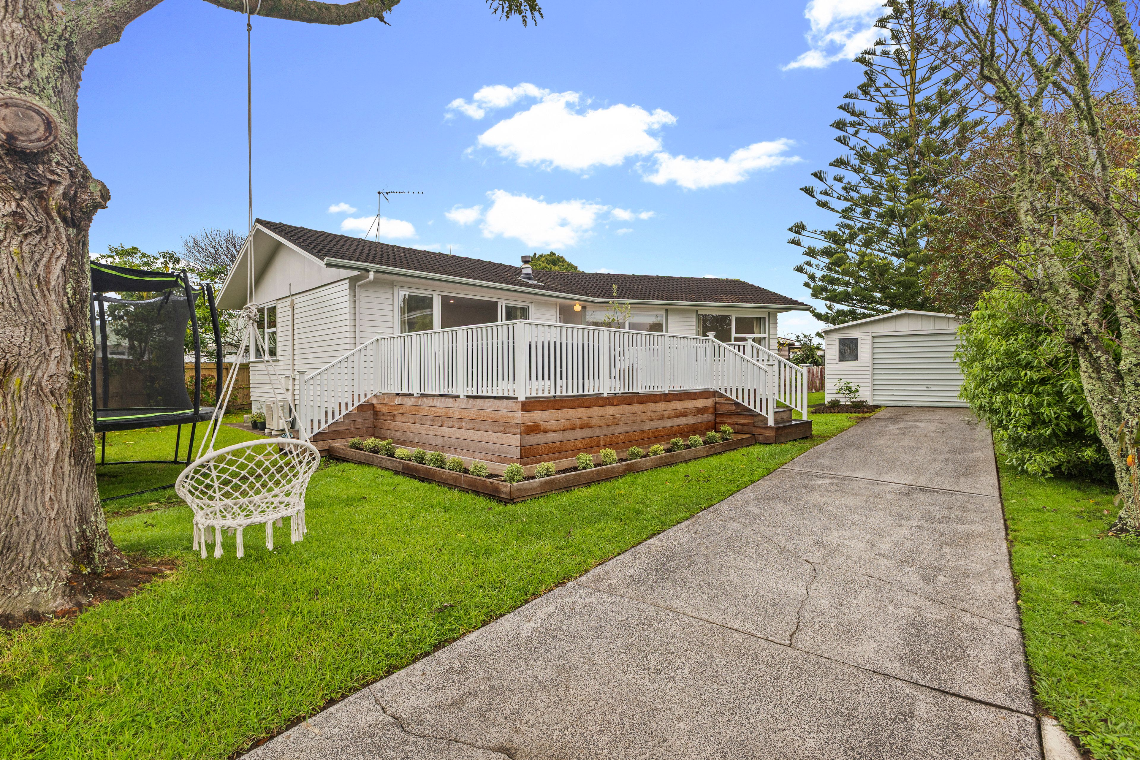 25 Dalry Place, Mangere Bridge, Manukau City 2022 - Sold House - Ray ...