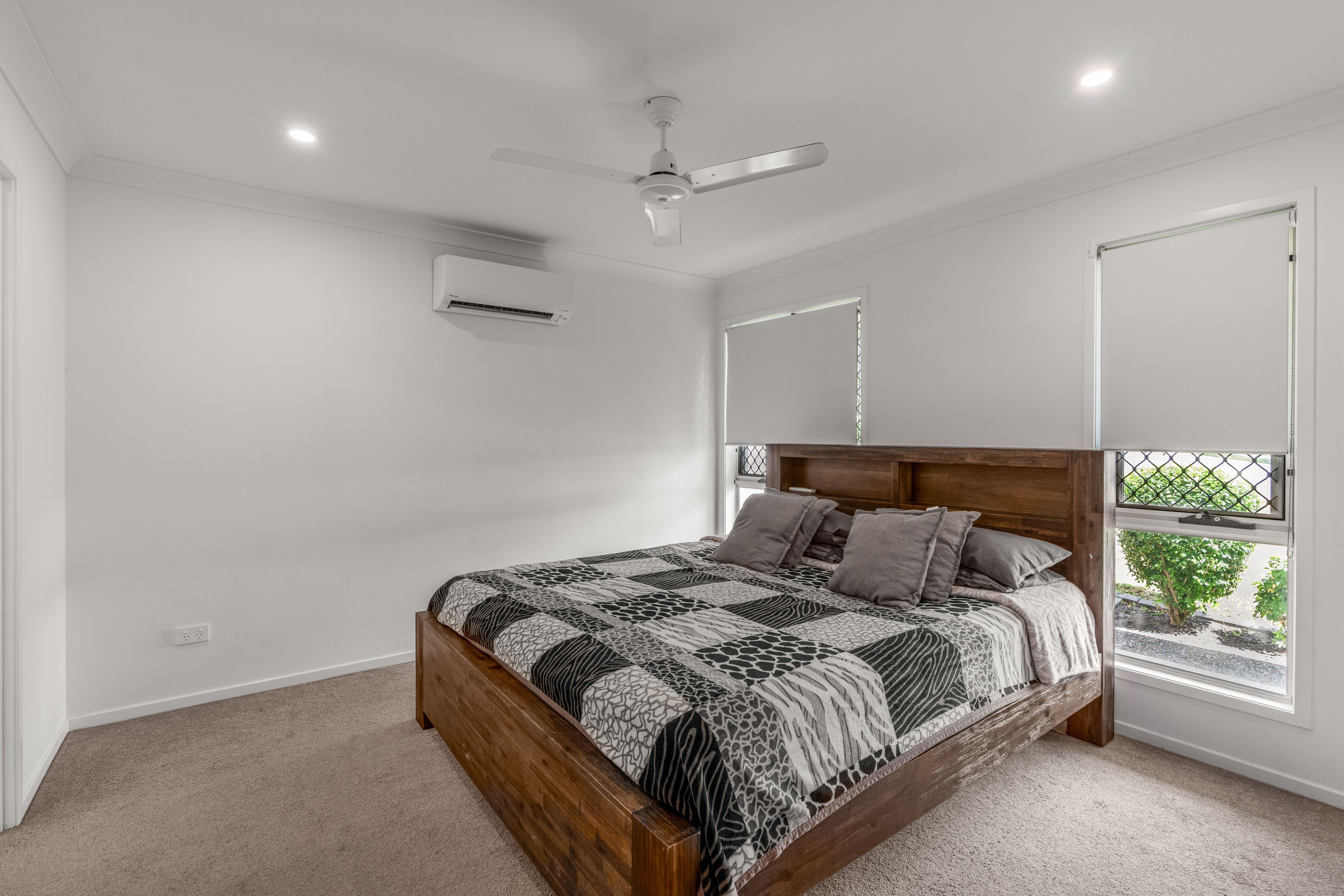 73 Lunar Circuit, SPRING MOUNTAIN, QLD 4300 - Sold House - Ray White ...