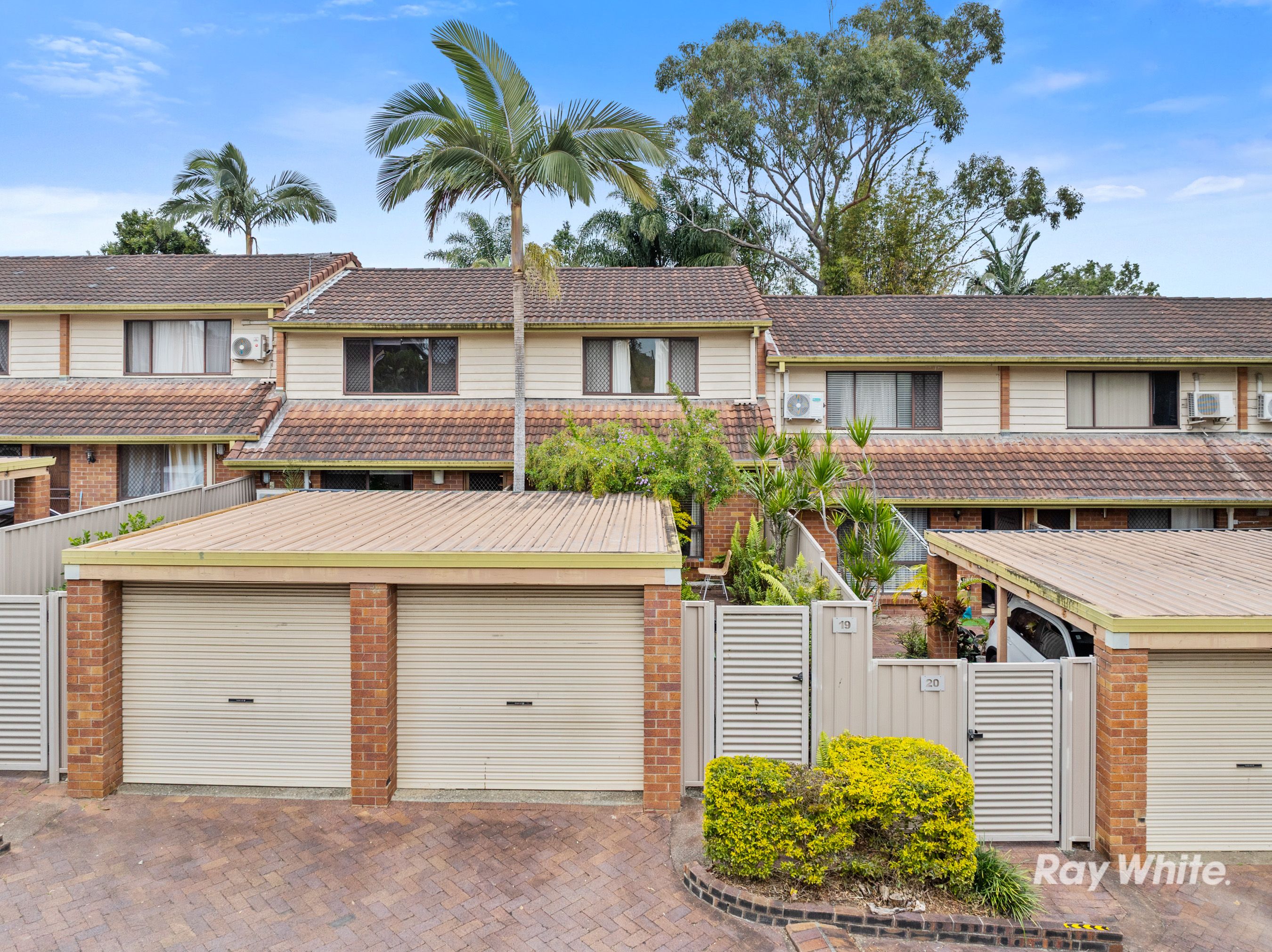 19/127 Barbaralla Drive, Springwood, QLD 4127 - Sold Townhouse - Ray ...