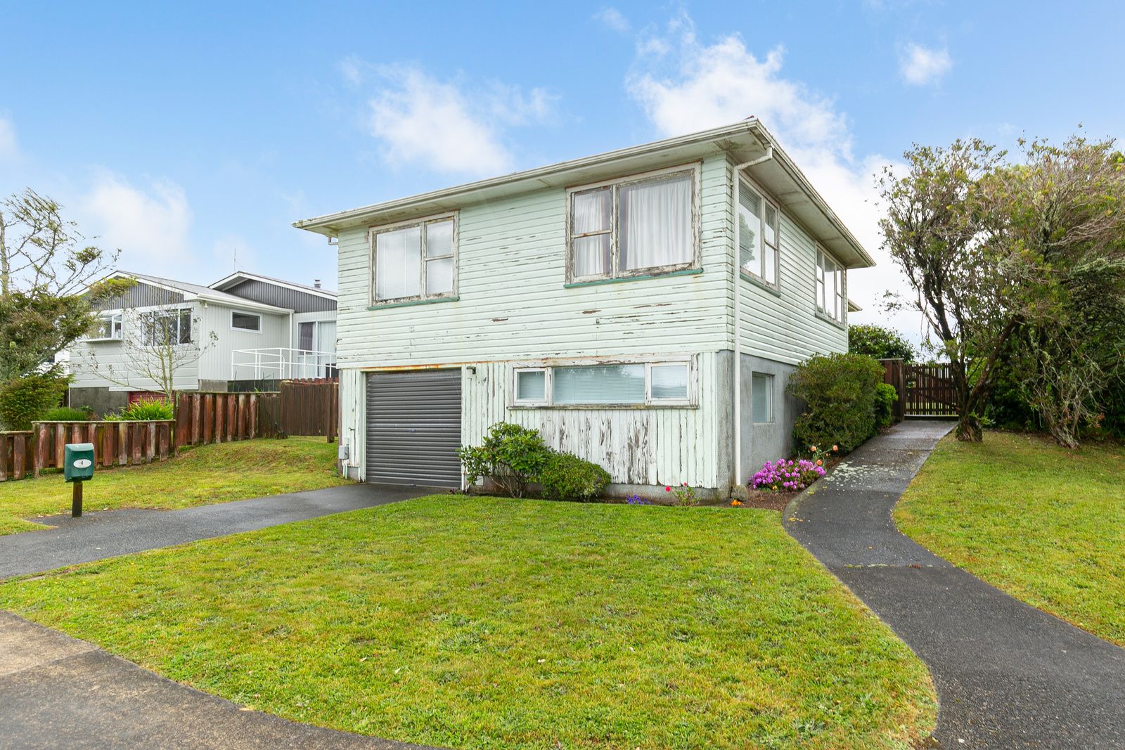 4 Cheyne Walk, Newlands, Wellington City 6037 - Sold House - Ray White ...