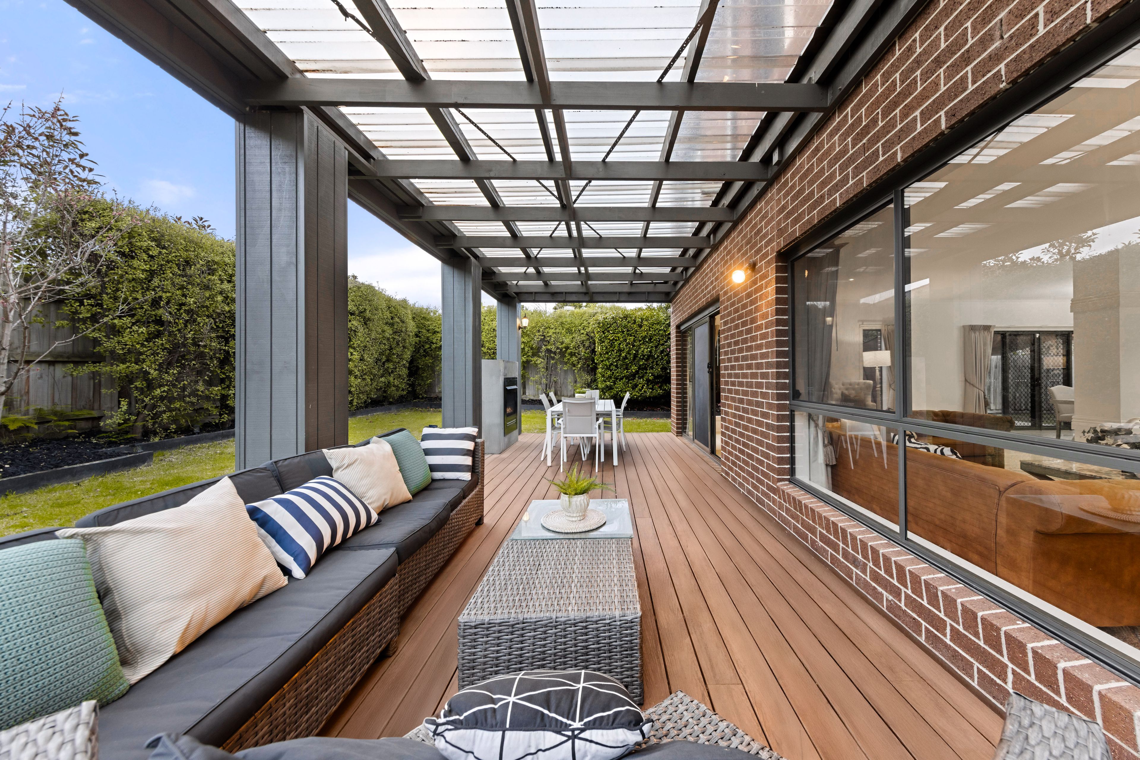 13 Laura Grove, Mount Waverley, VIC 3149 - Sold House - Ray White Mount ...