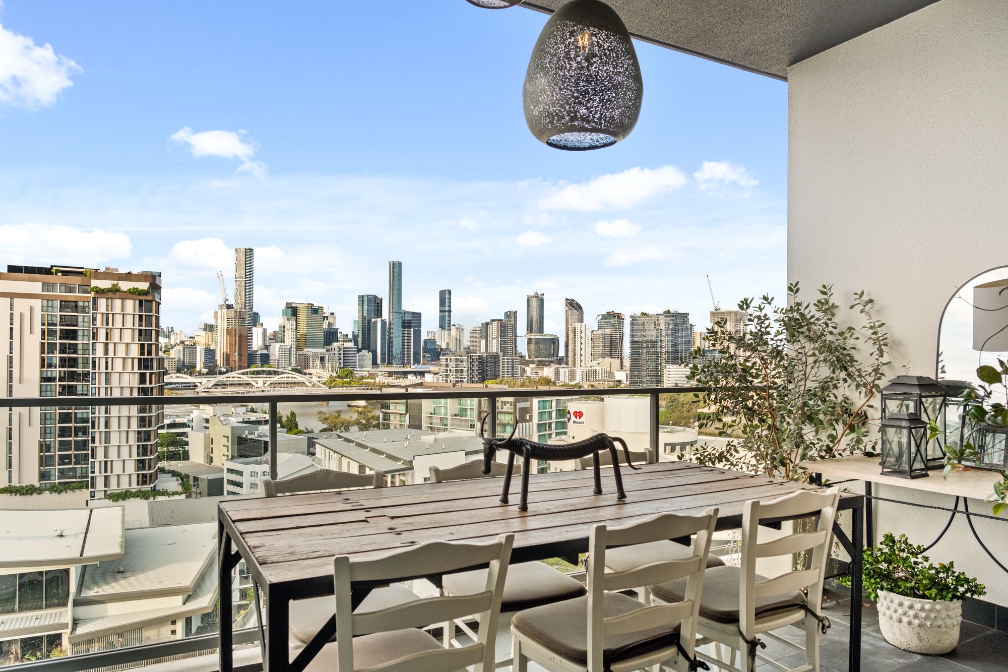 62/27 Manning Street, Milton, QLD 4064 - Sold Apartment - Ray White New ...