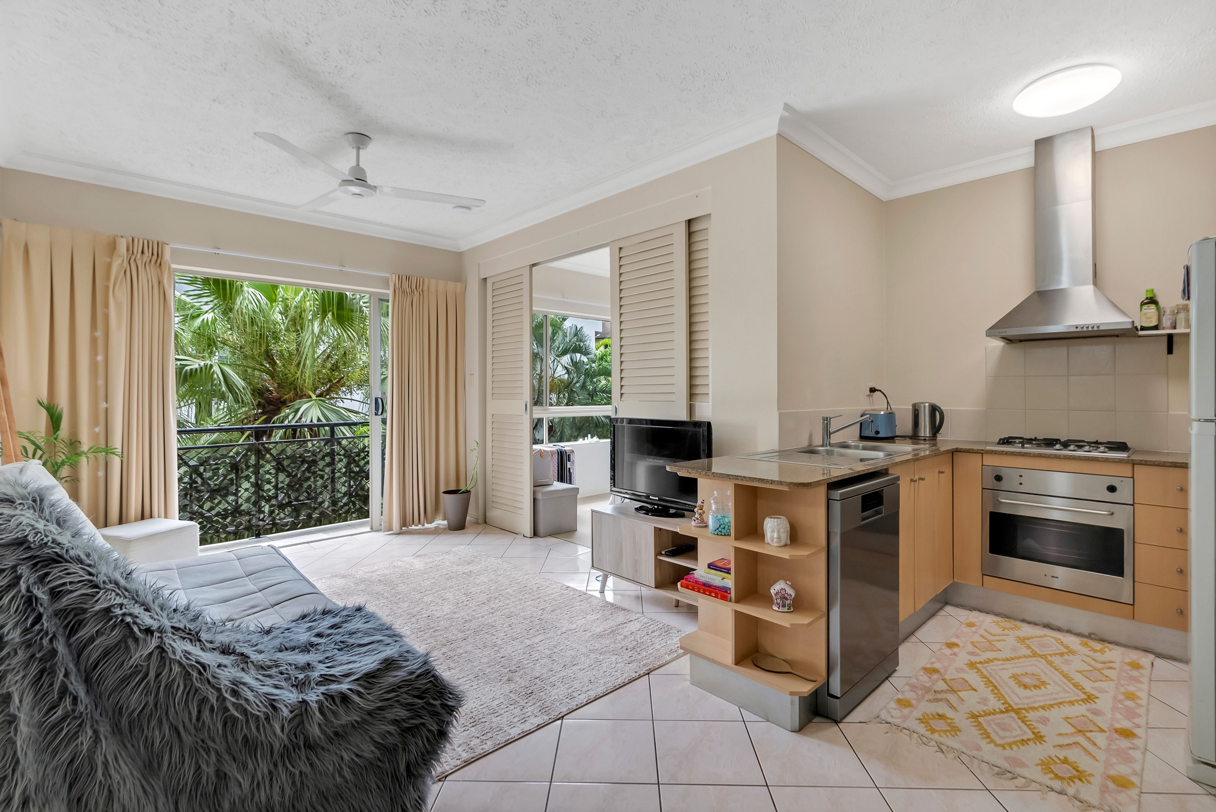 1621/2-10 Greenslopes Street, Cairns North, QLD 4870 - Sold Unit - Ray ...