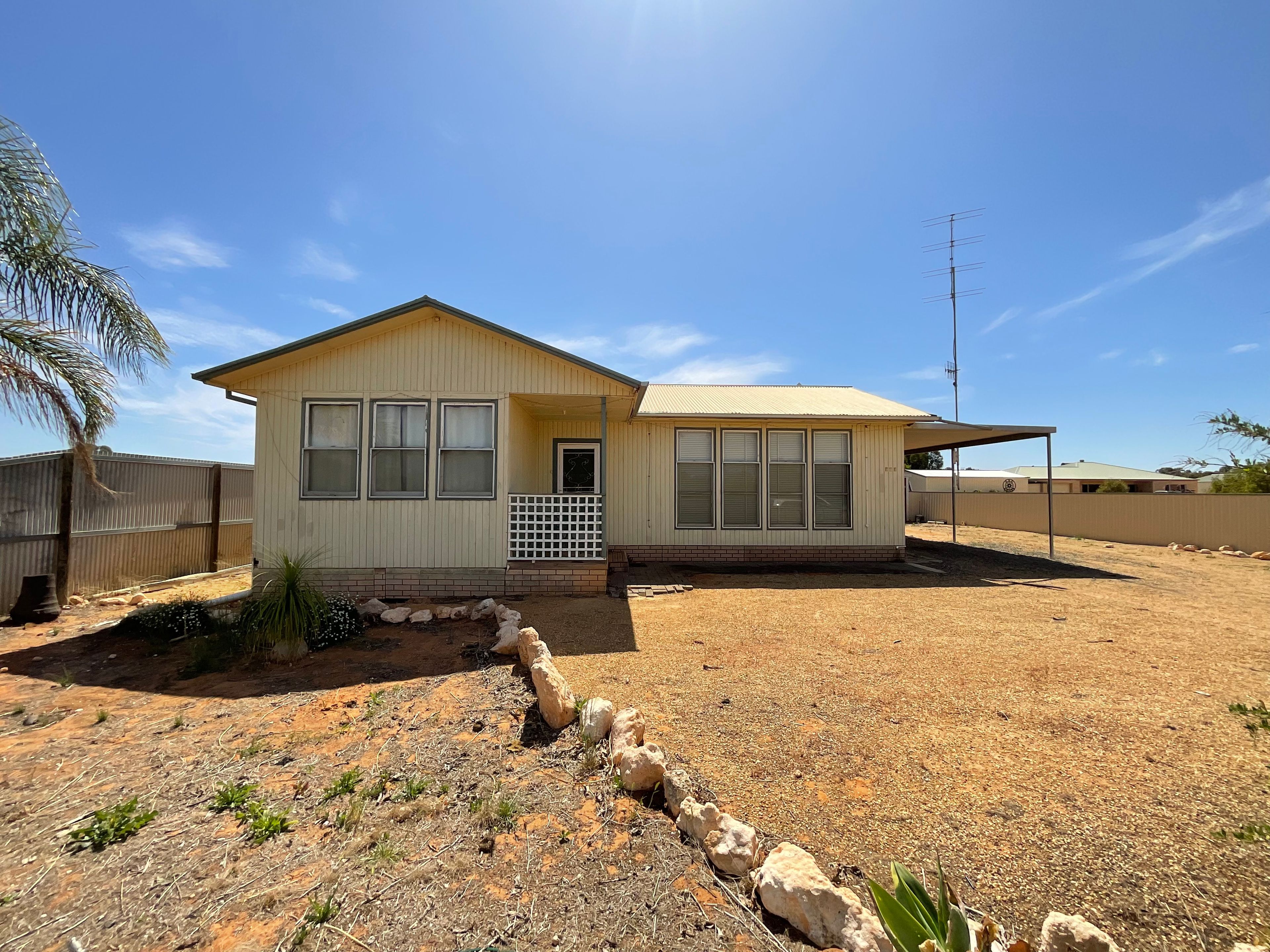 17 Baldock Road, Waikerie, SA 5330 - Leased House - Ray White Riverland