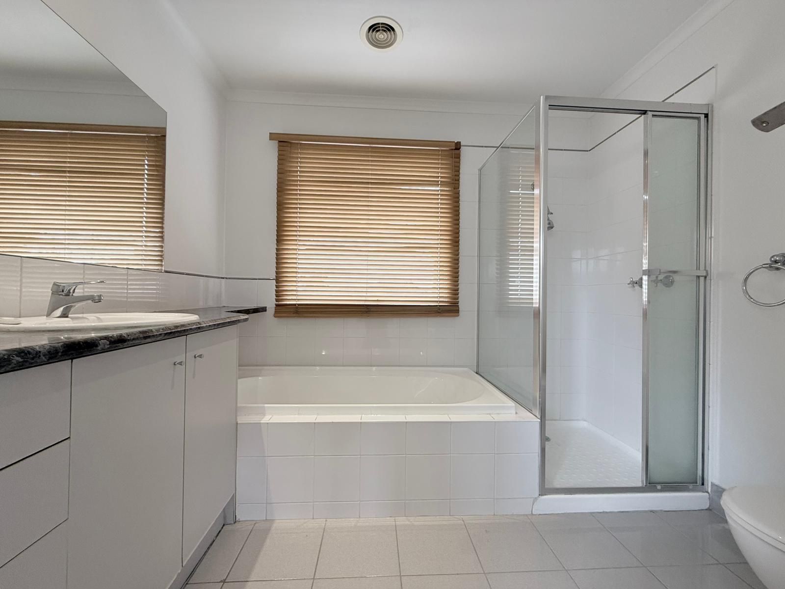 9/559-563 Gilbert Road, Preston, VIC 3072 - Townhouse for Rent - Ray ...