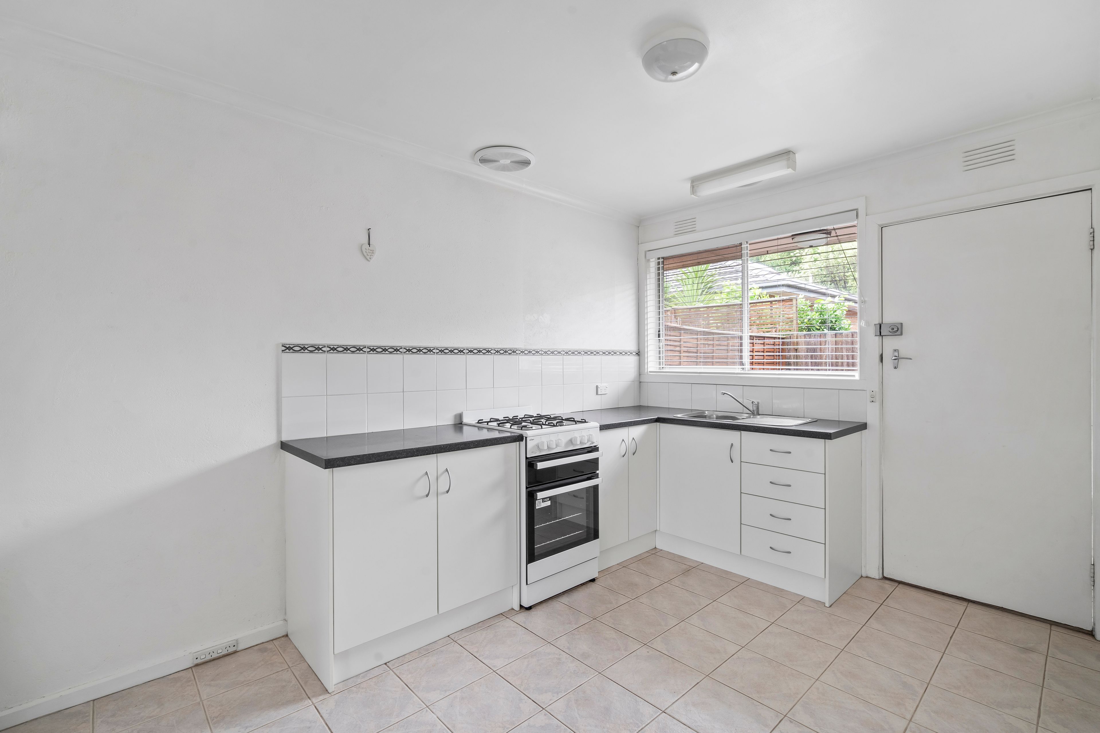 4/8 Crown Avenue, Mordialloc, VIC 3195 - Unit for Rent - Ray White ...