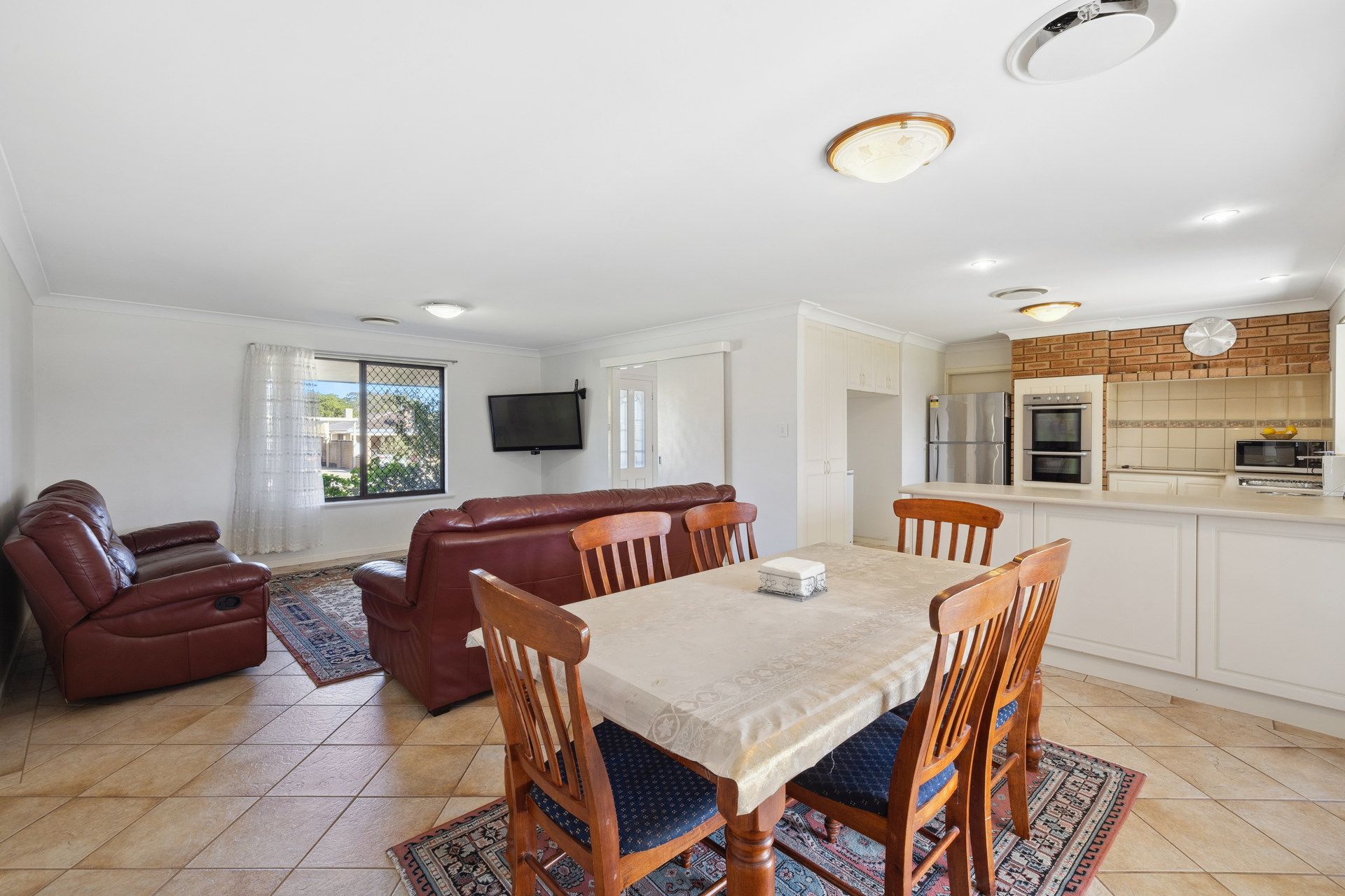 9 Luscombe Street, Kewdale, WA 6105 - Leased House - Ray White Urban ...