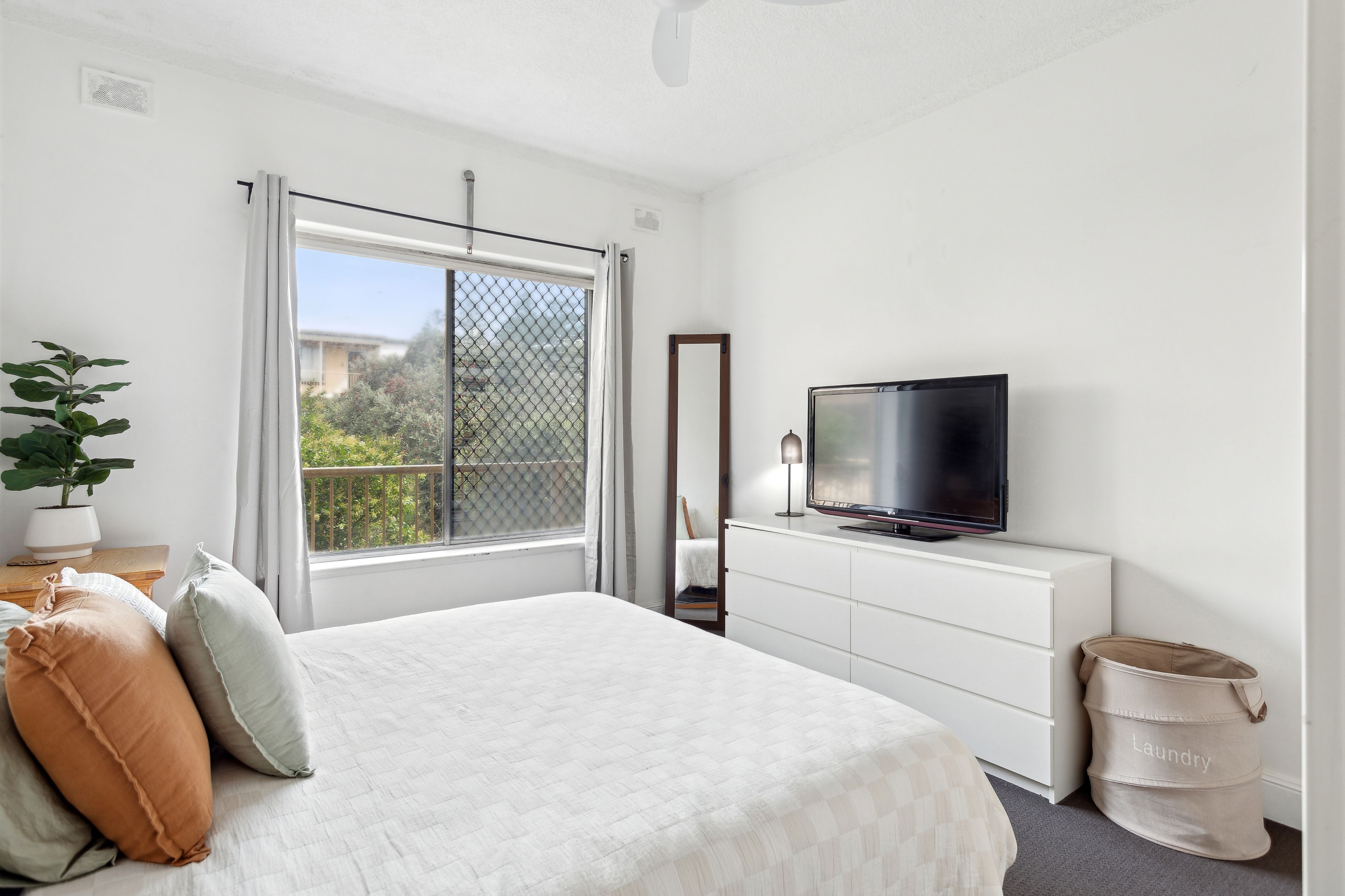 19/180-184 Seaview Road, Henley Beach South, SA 5022 - Sold Unit - Ray ...