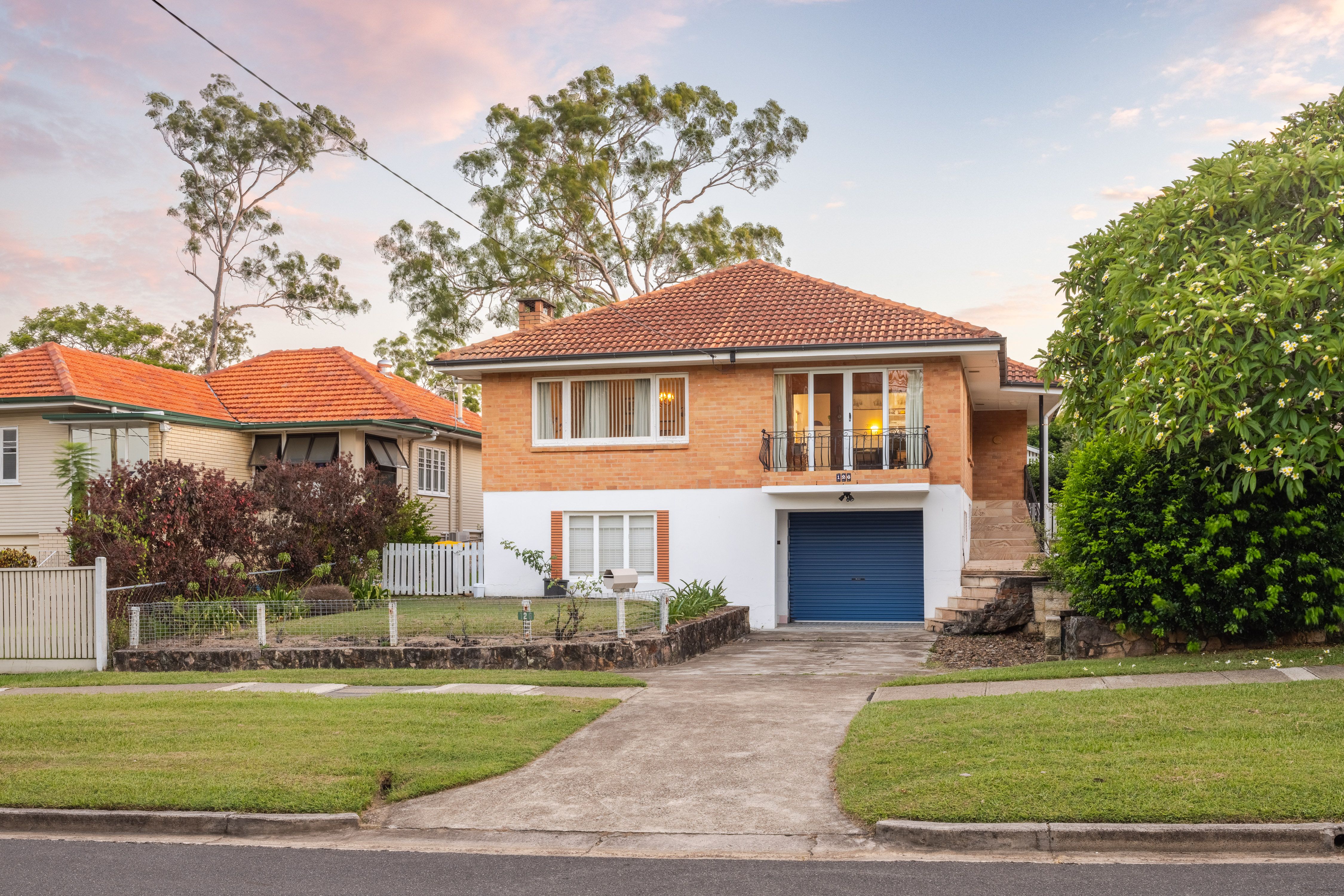 126 Englefield Road, Oxley, QLD 4075 - Sold House - Ray White Sherwood ...
