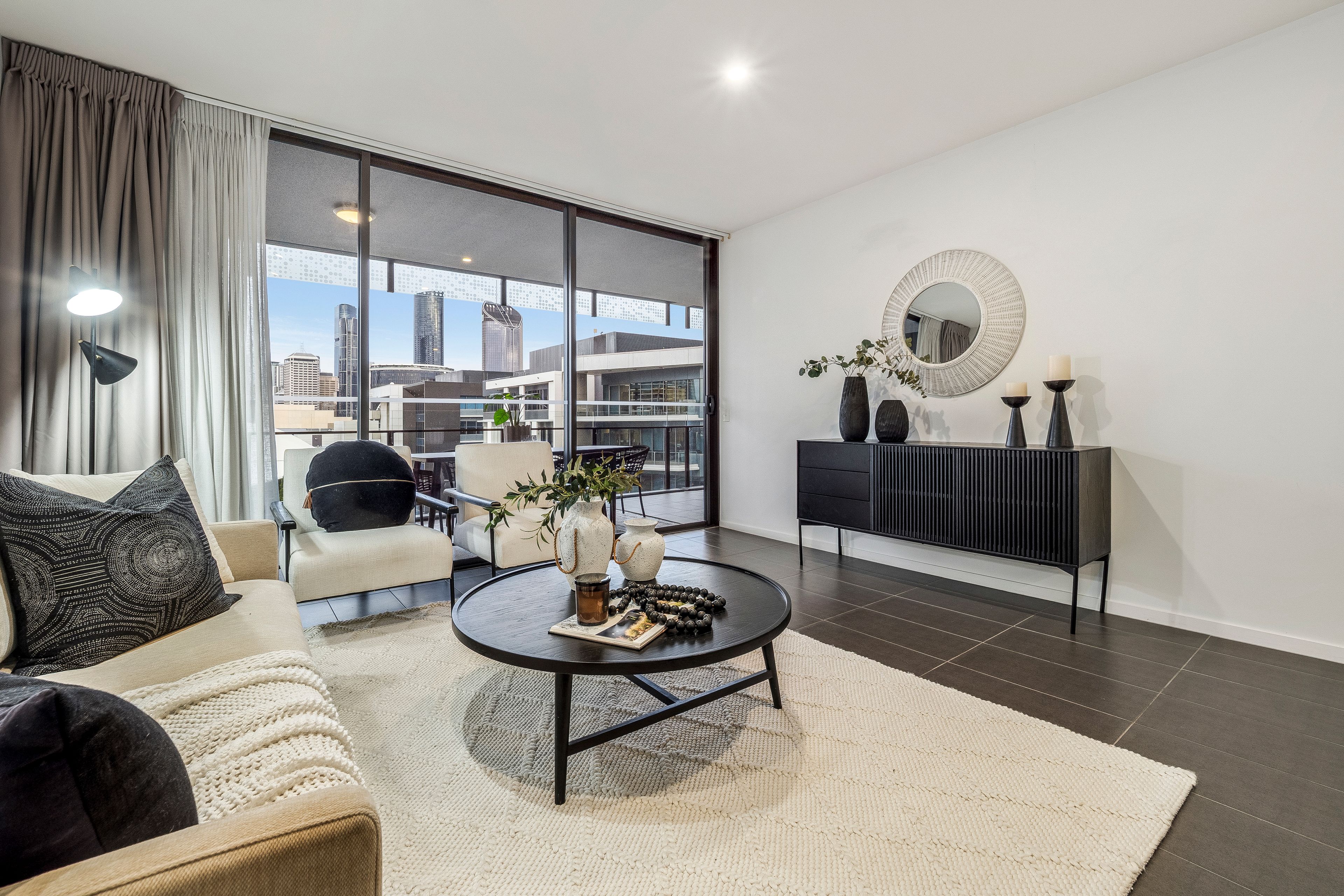 909/49 Cordelia Street, South Brisbane, QLD 4101 - Sold Apartment - Ray ...