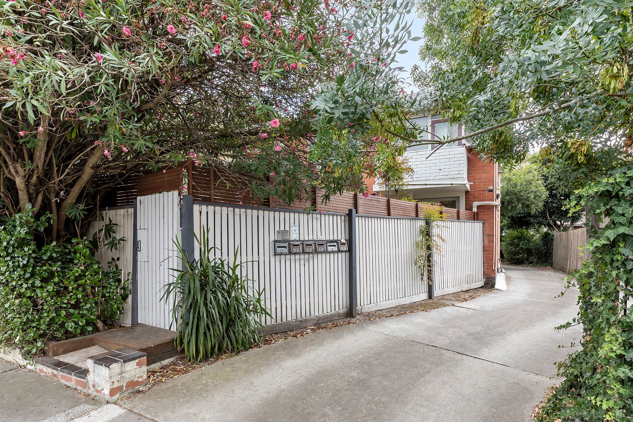 6/33A Brownfield Street, Mordialloc, VIC 3195 - Sold Unit - Ray White ...