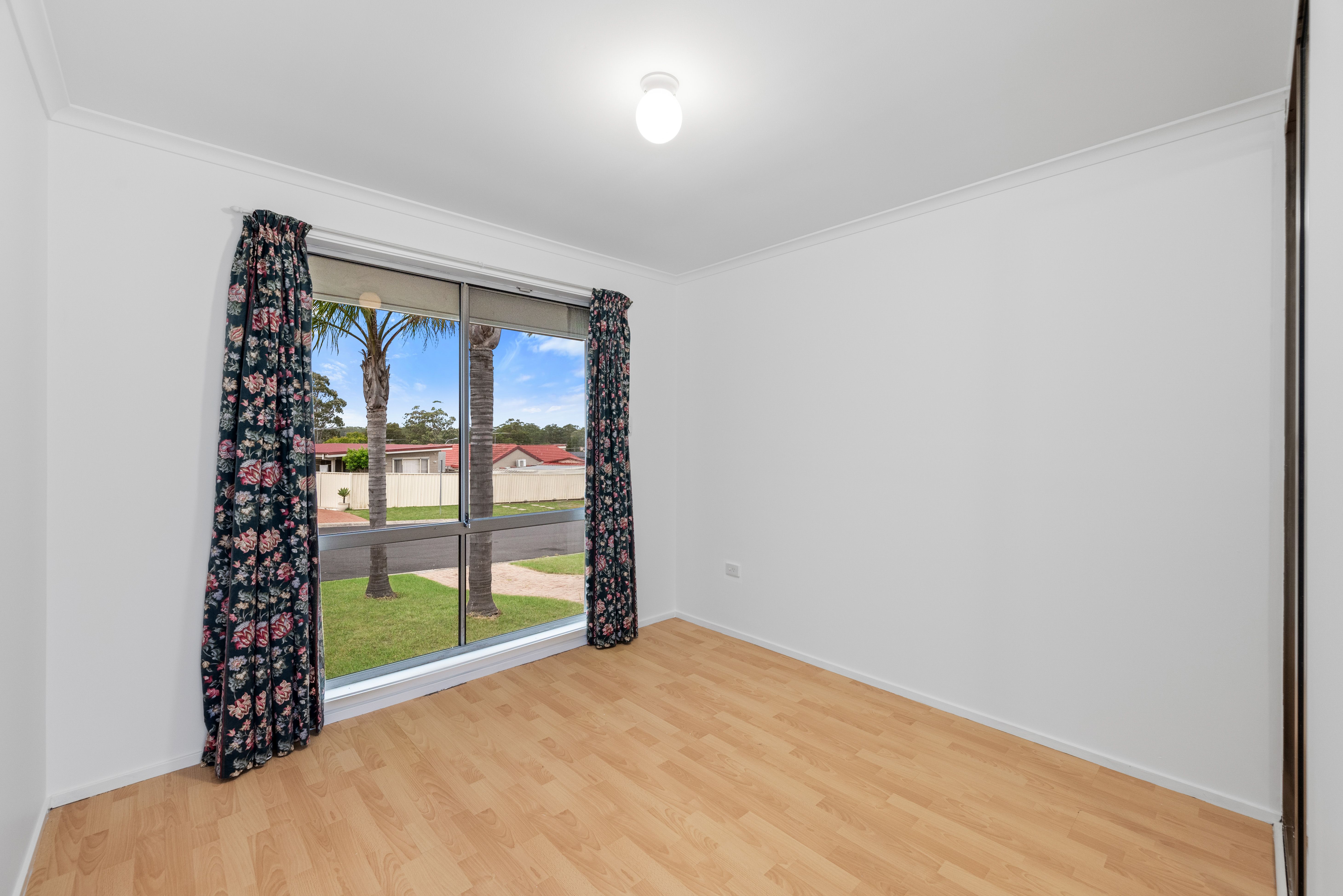 7 Mclaren Place, Ingleburn, NSW 2565 - Sold House - Ray White Macarthur ...